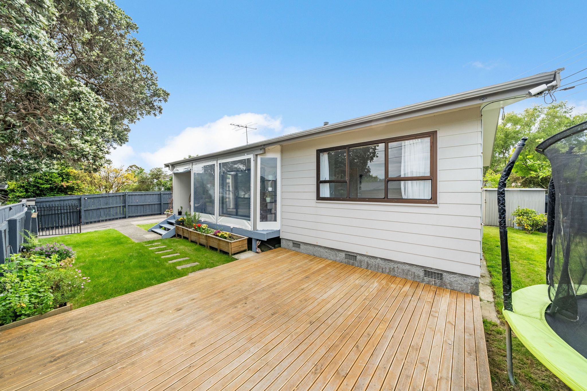 13 Vincent Street, Waterloo, Lower Hutt City 5011 - Sold House - Ray ...