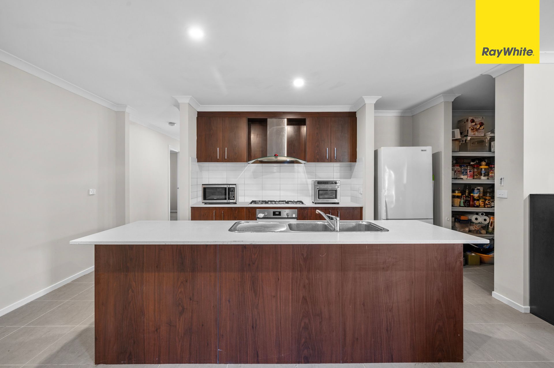 18 Arnolds Creek Boulevard, HARKNESS, VIC 3337 - Sold House - Ray White ...