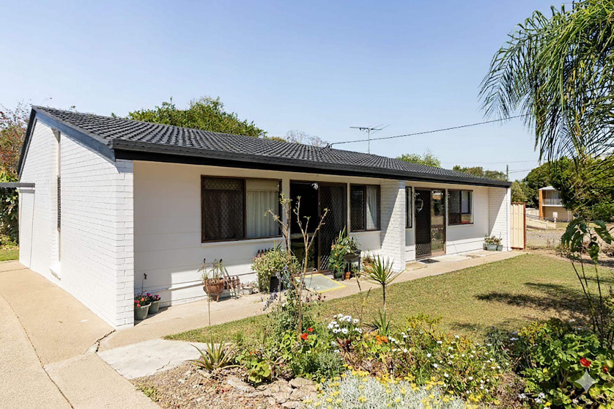 82 Raceview Street, Raceview, QLD 4305 - Sold Commercial - RW Special ...