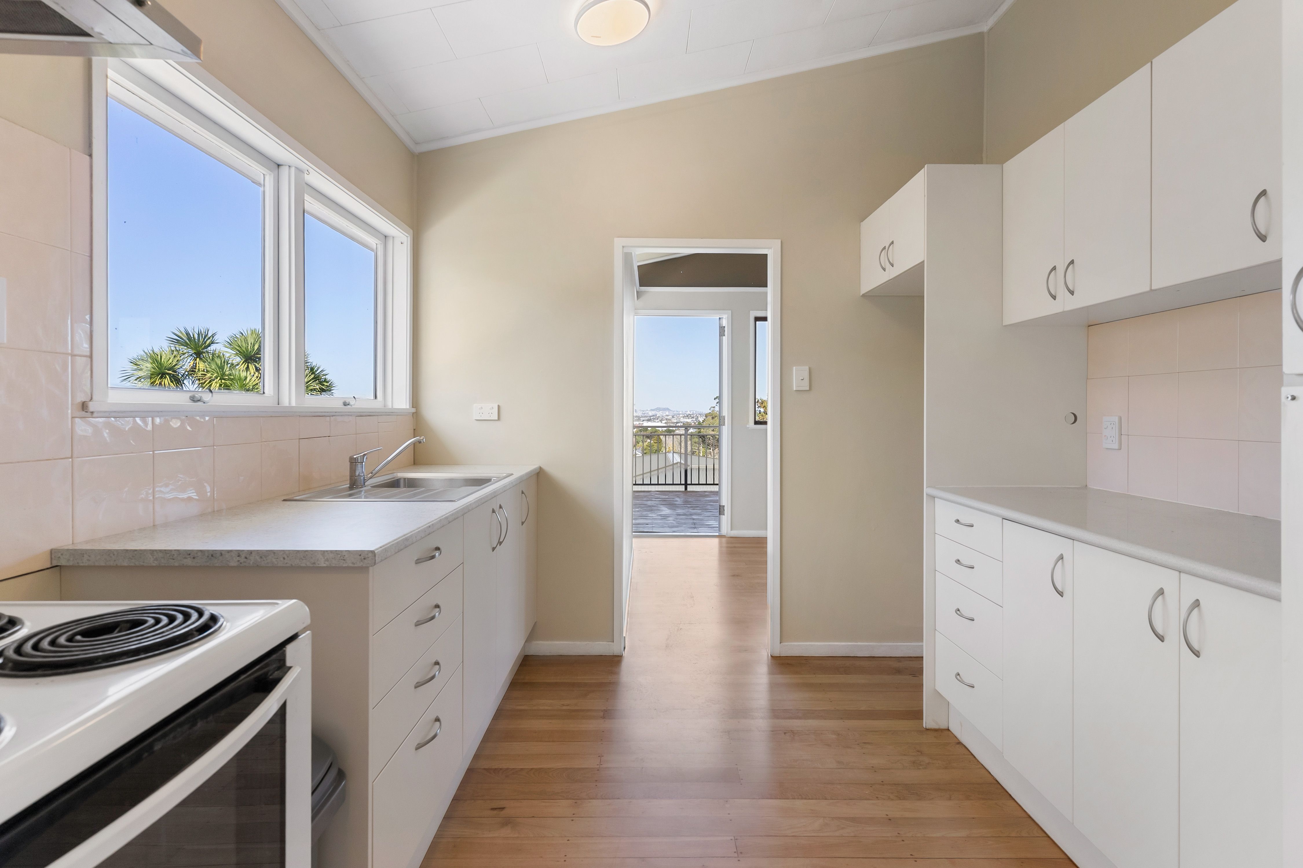 229A Sunset Road, Sunnynook, North Shore City 0620 - Sold House - Ray ...