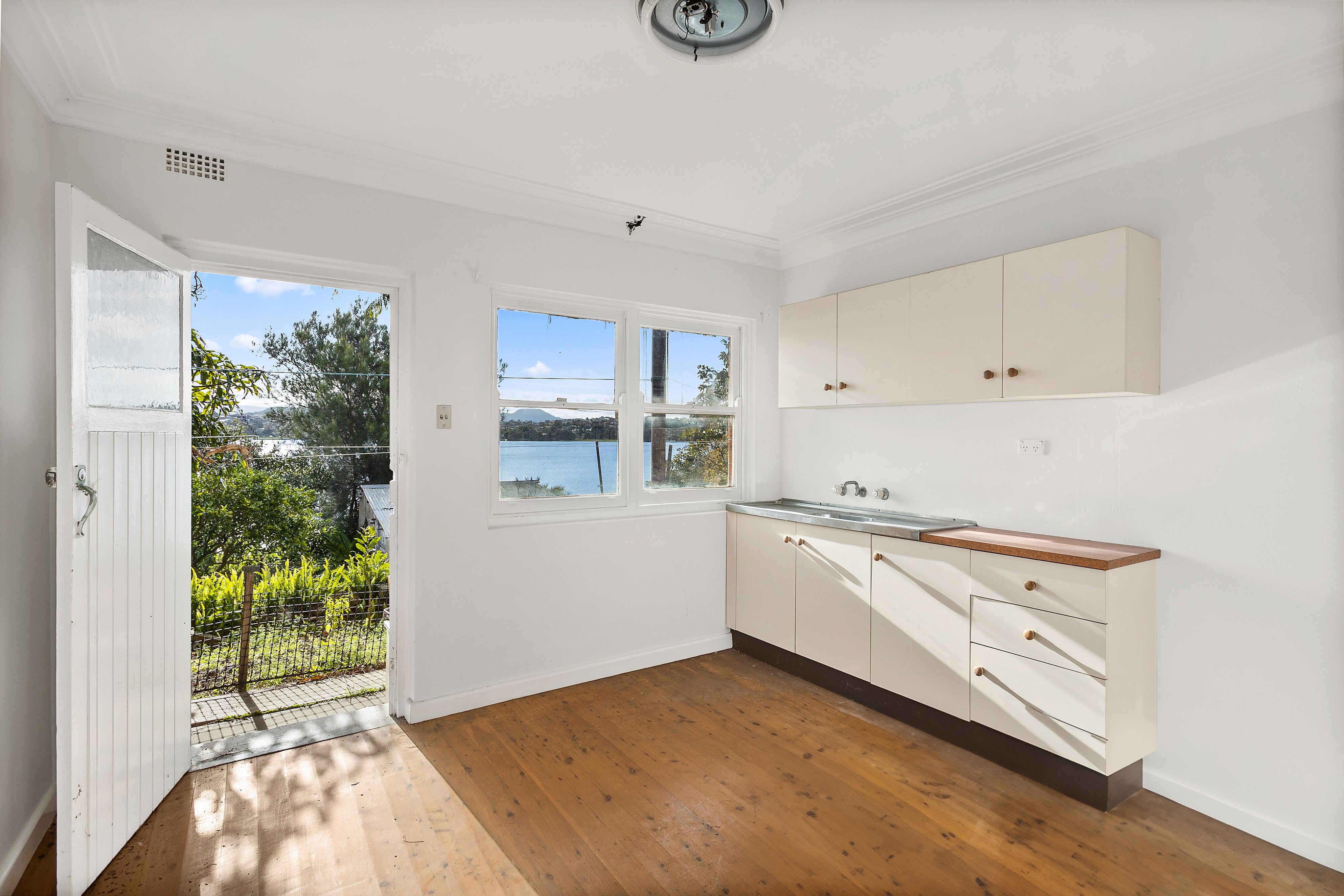 116 Lakeview Parade, Primbee, NSW 2502 - Sold House - Ray White ...