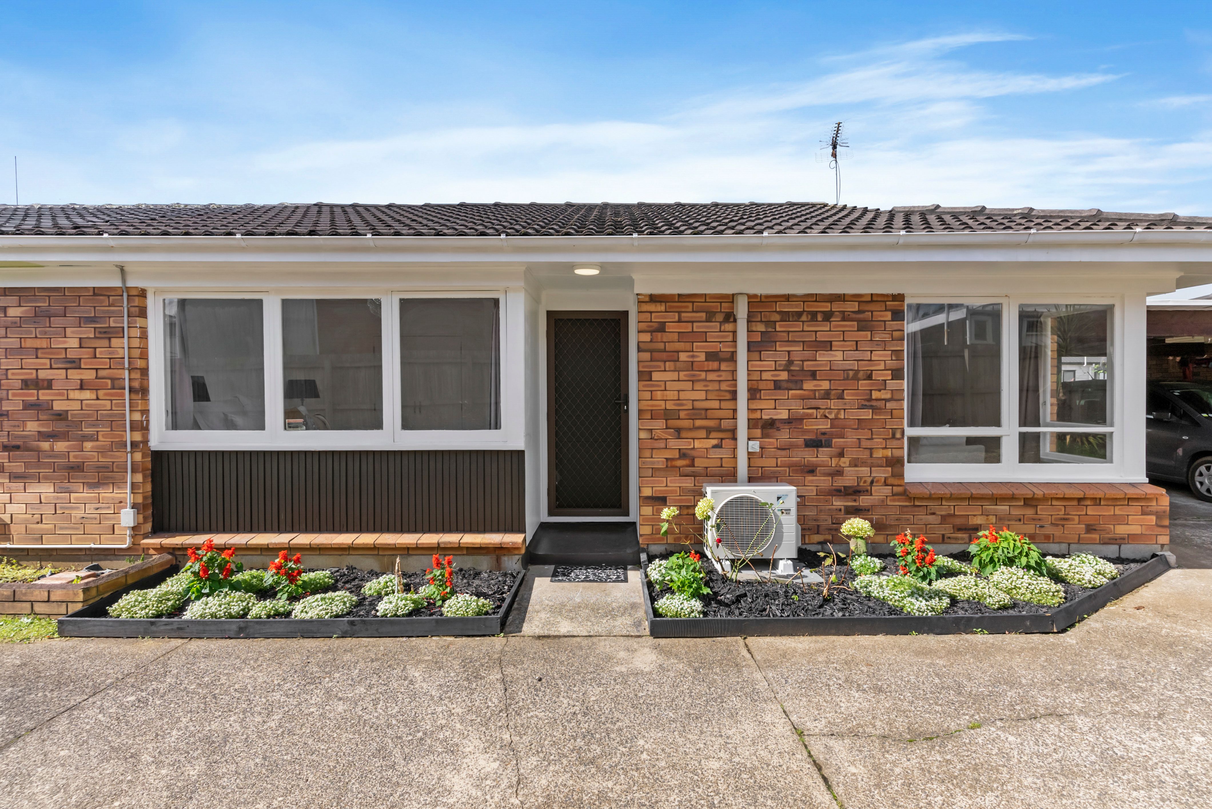 2/49 Mount Smart Road, Onehunga, Auckland City 1061 - Sold Unit - Ray ...