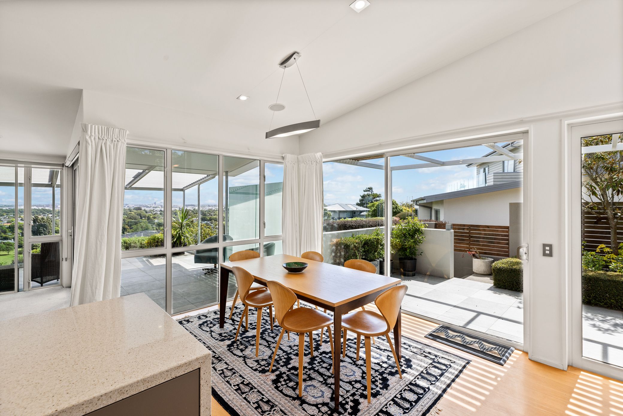 27 Glenelg Spur, Murray Aynsley, Christchurch City 8022 - Sold House ...