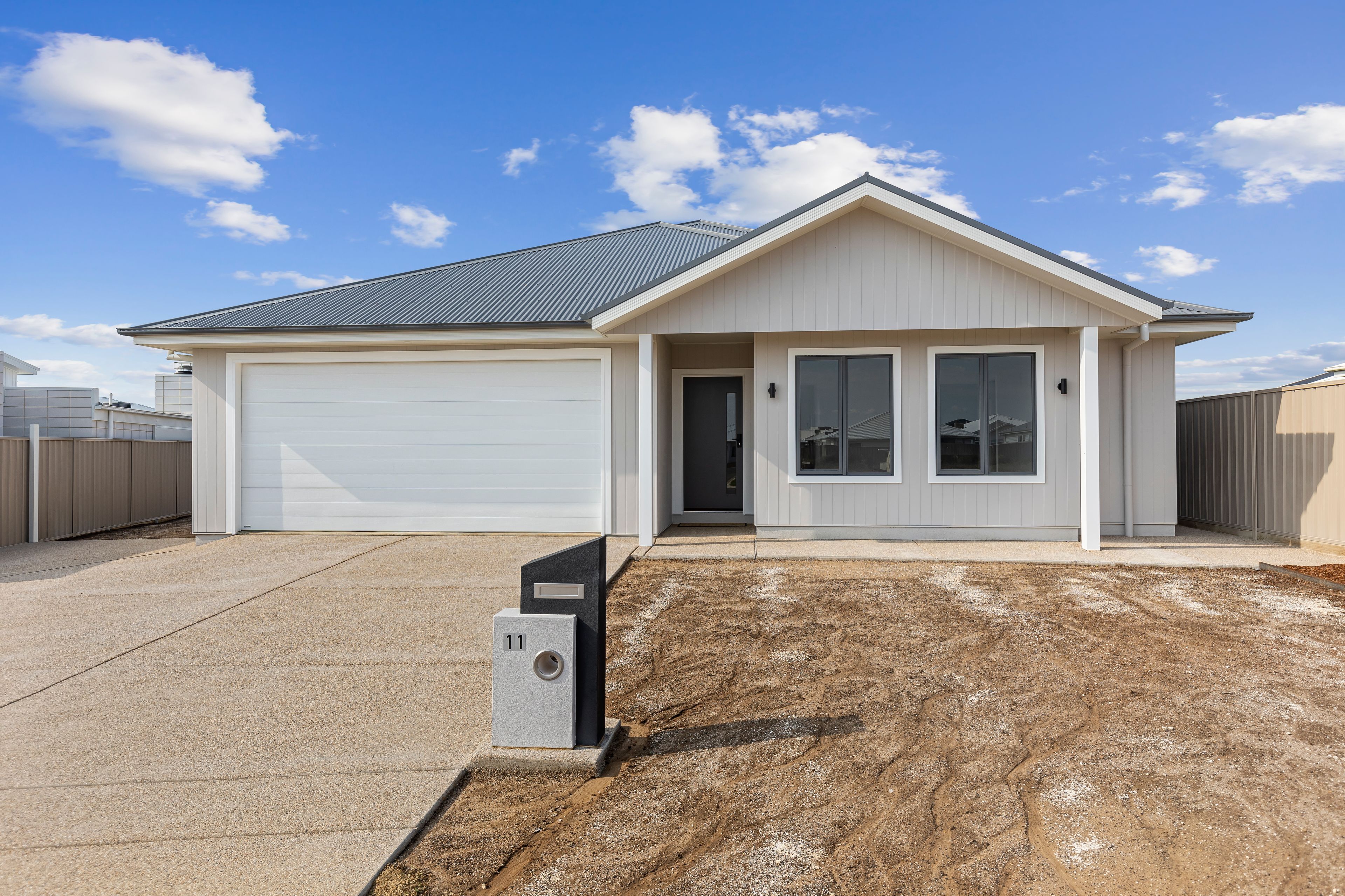 11 Denny Crescent, Gobbagombalin, NSW 2650 - Leased House - Ray White ...