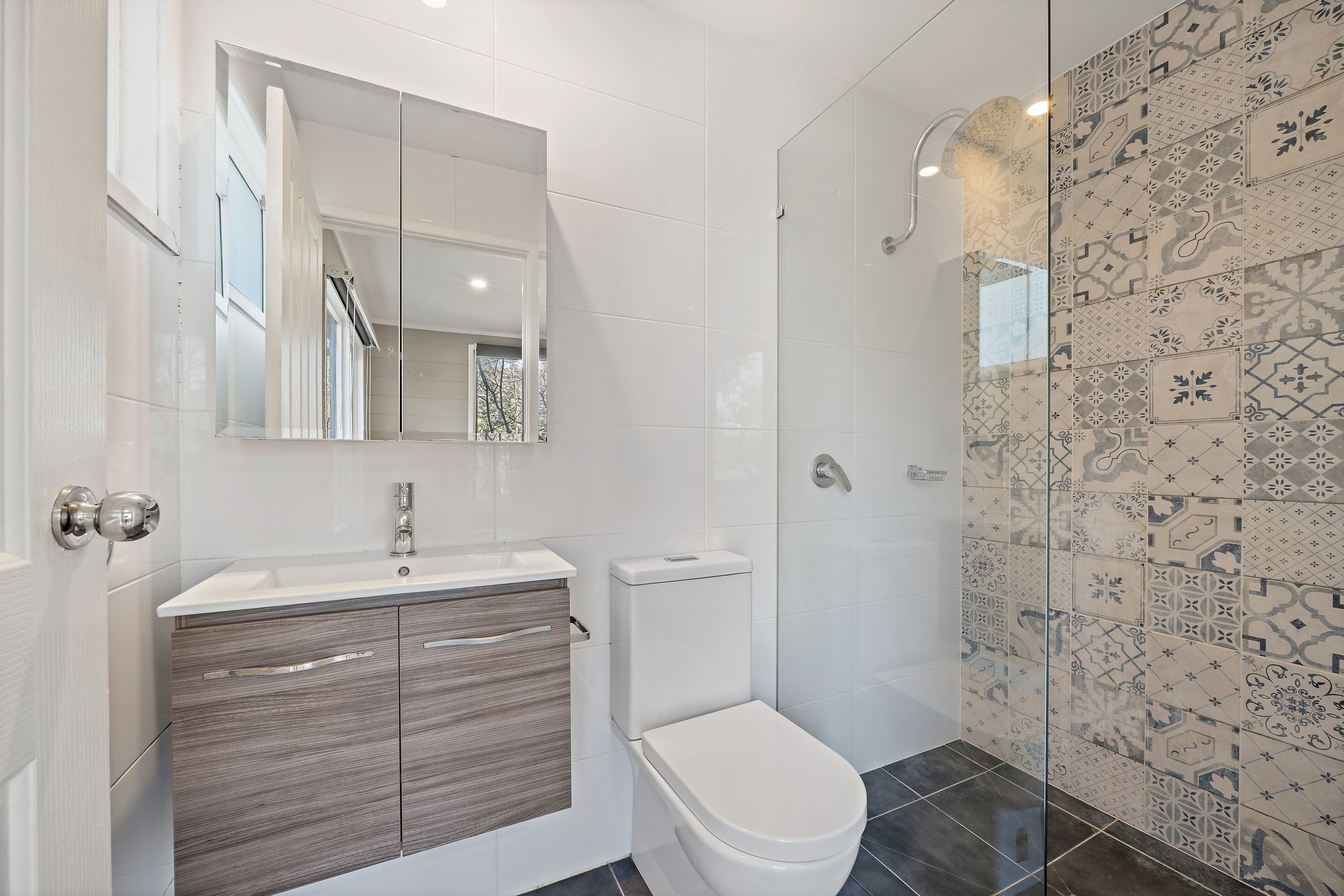 11 Castlereagh Crescent, Macquarie, ACT 2614 - Sold House - Ray White ...