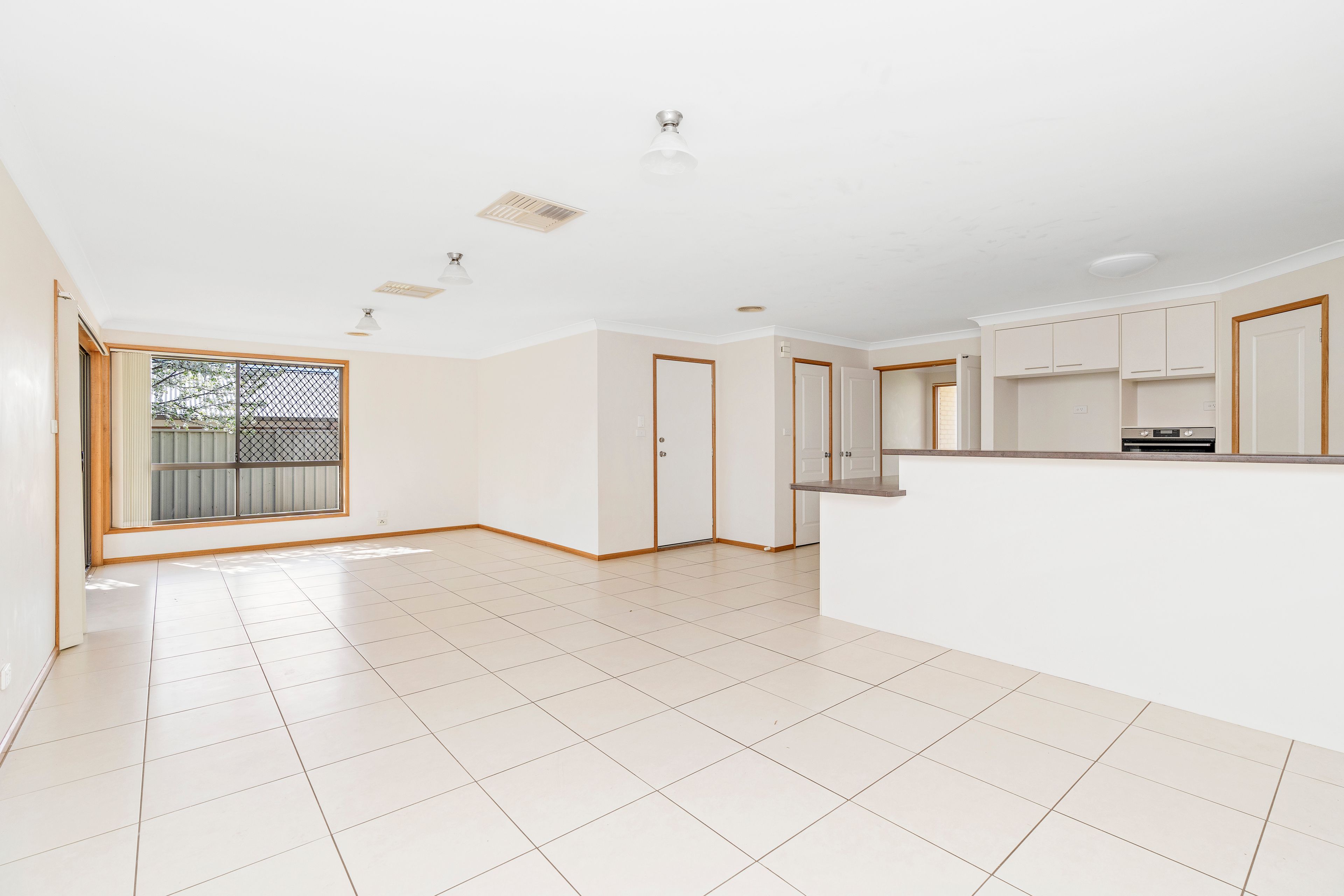 4 Dundale Crescent, Estella, NSW 2650 - House for Rent - Ray White ...