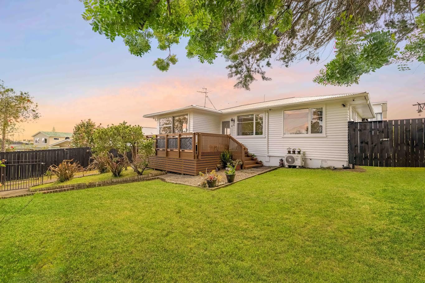 217 Halsey Drive, Lynfield, Auckland City 1042 - Leased House - Ray ...