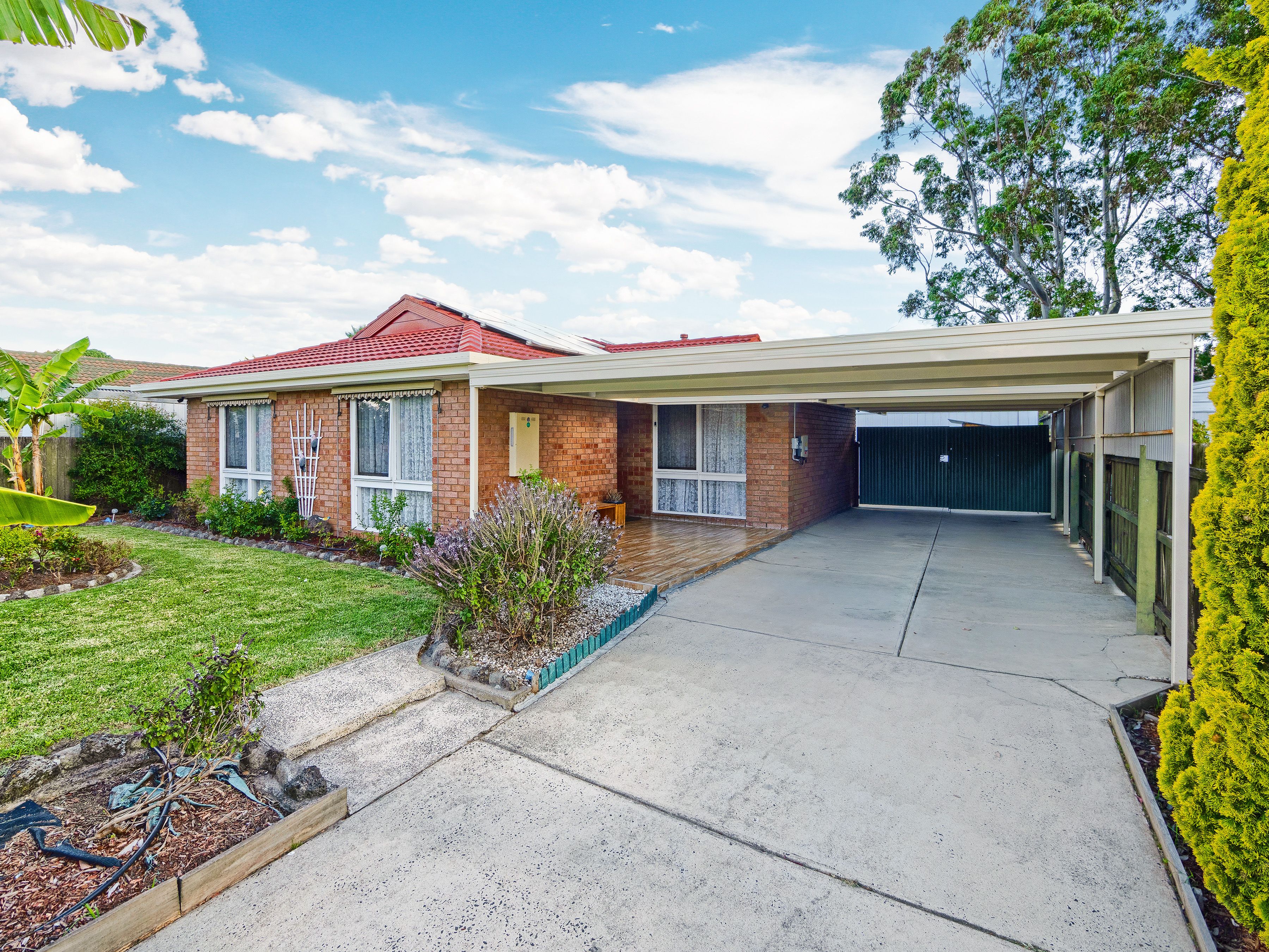 6 Denham Crescent, Cranbourne North, VIC 3977 - Sold House - Ray White ...