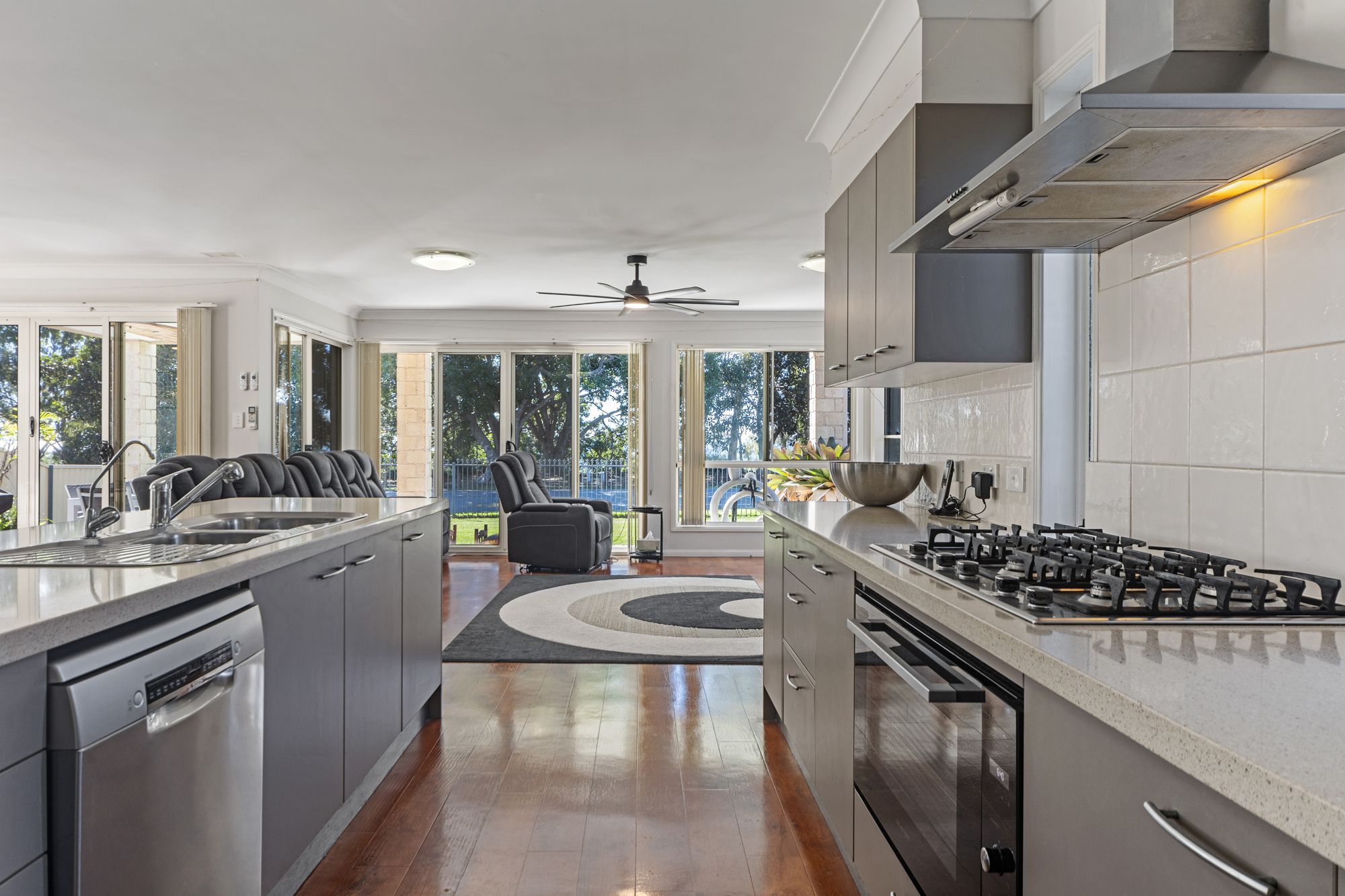 31 Captain Cook Parade, Deception Bay, QLD 4508 - Sold House - Ray ...