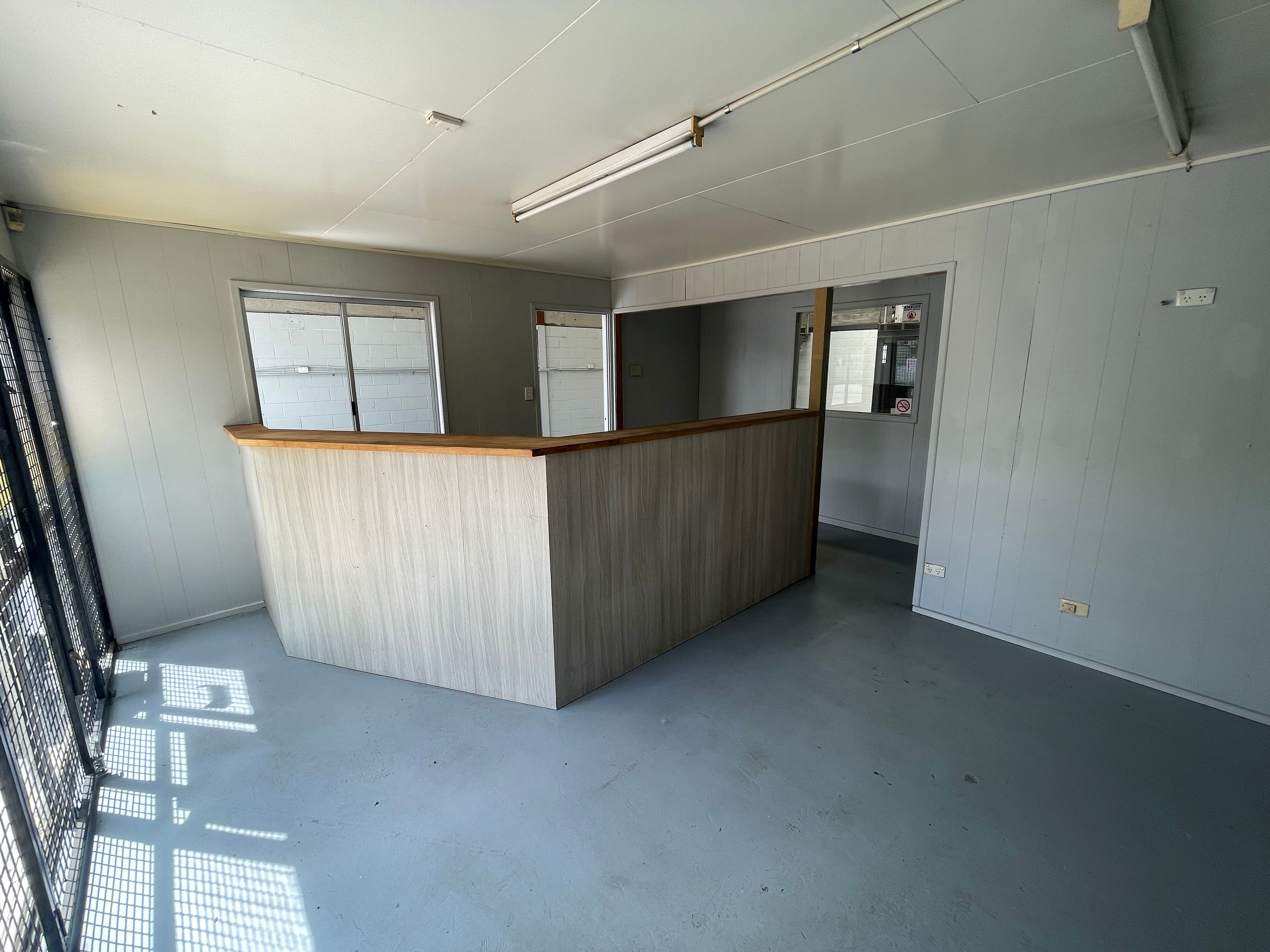 Shed 6/56 Mort Street, Toowoomba City, QLD 4350 - Leased Industrial ...