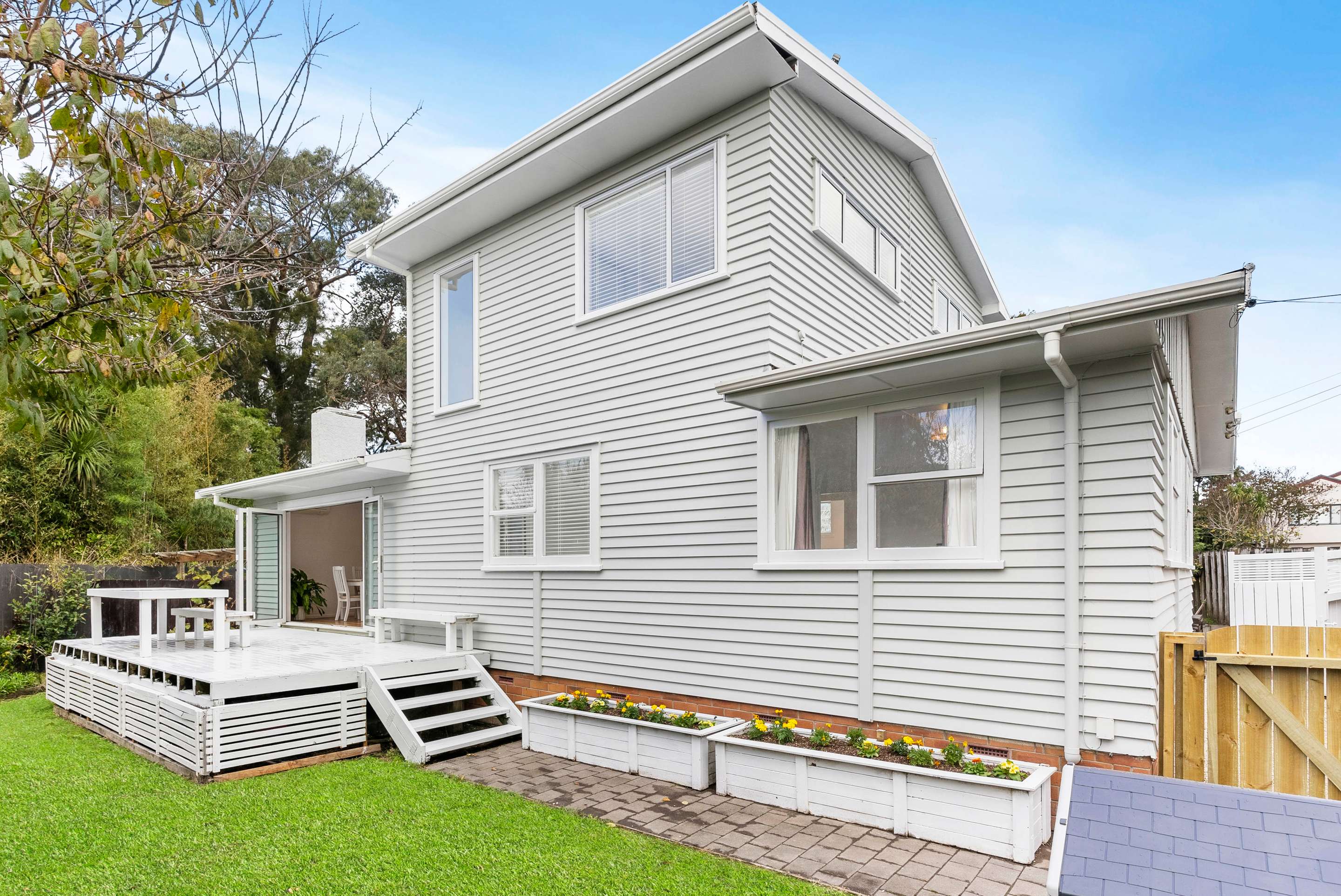 1/12 Vardon Road, Green Bay, Waitakere City | Real Estate | Ray White ...