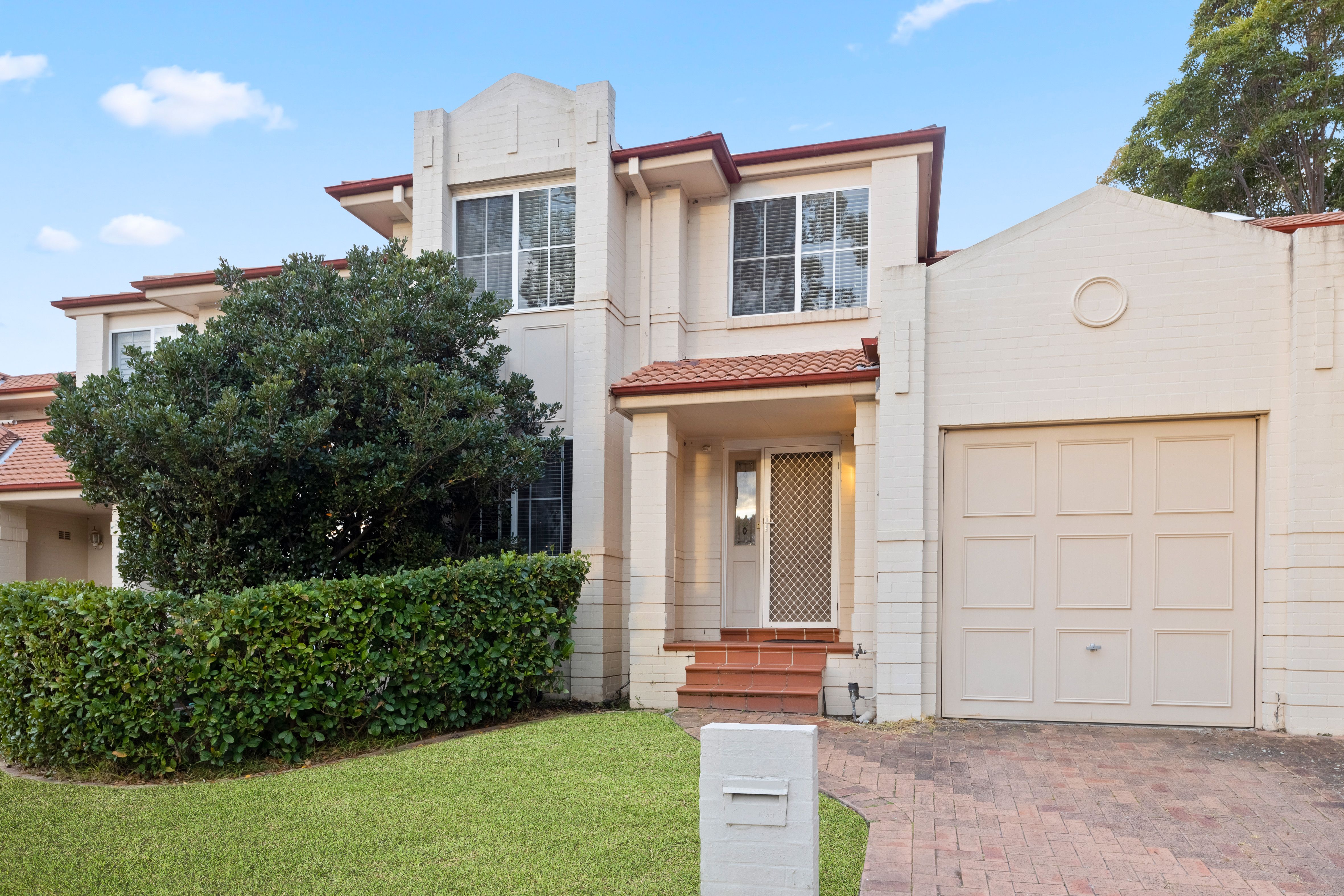 18 Oakwood Way, Menai, NSW 2234 - Sold Townhouse - Ray White Sutherland ...