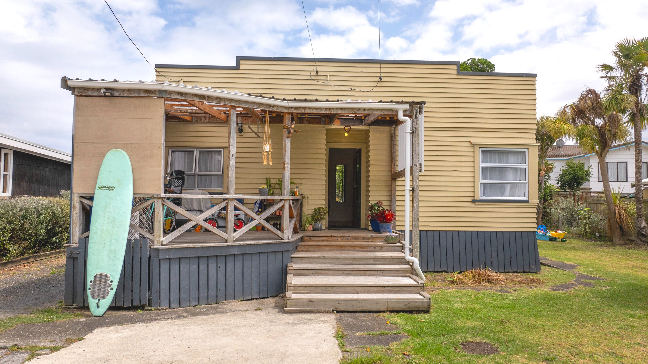 55 Wainui Road, Raglan, Waikato District 3225 - Leased House - Ray ...