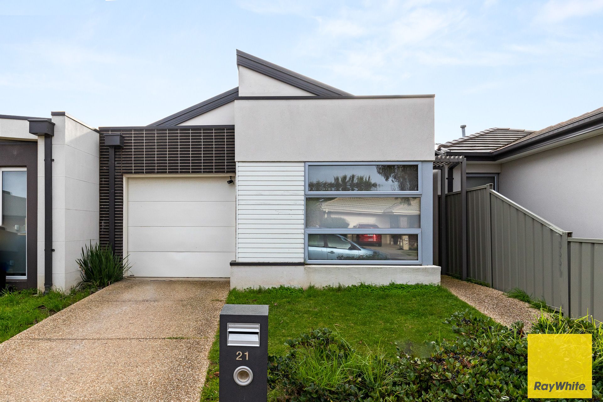 Ray White Point Cook