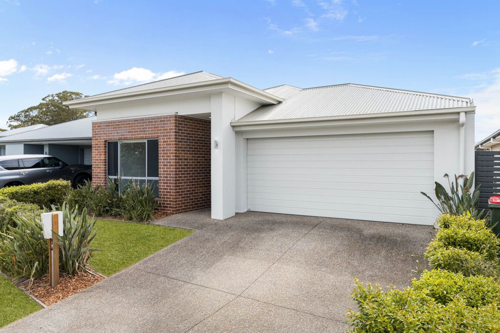 94 Mcconnell Esplanade, Strathpine, QLD 4500 - Leased House - Ray White ...