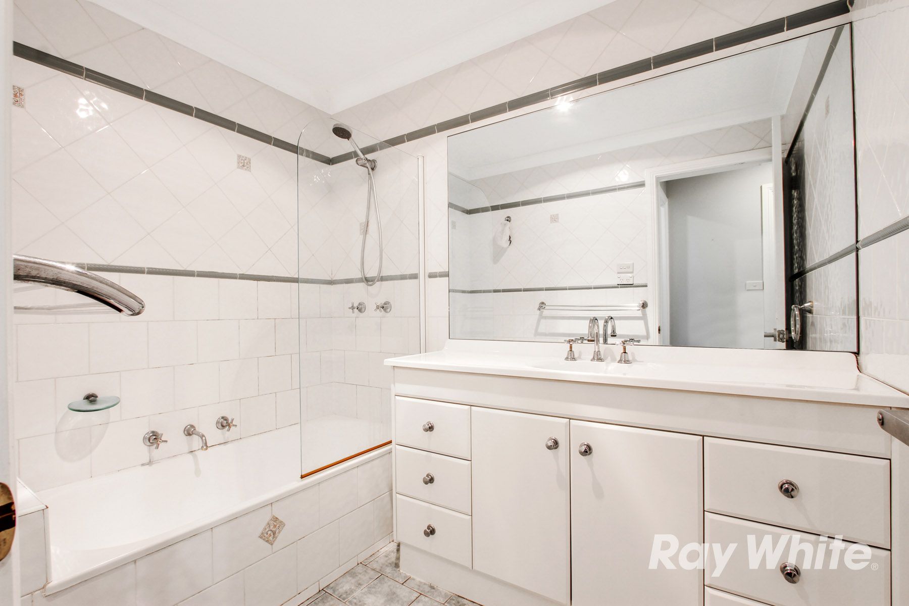 2 Kenneth Slessor Drive, Glenmore Park, NSW 2745 - Sold House - Ray ...