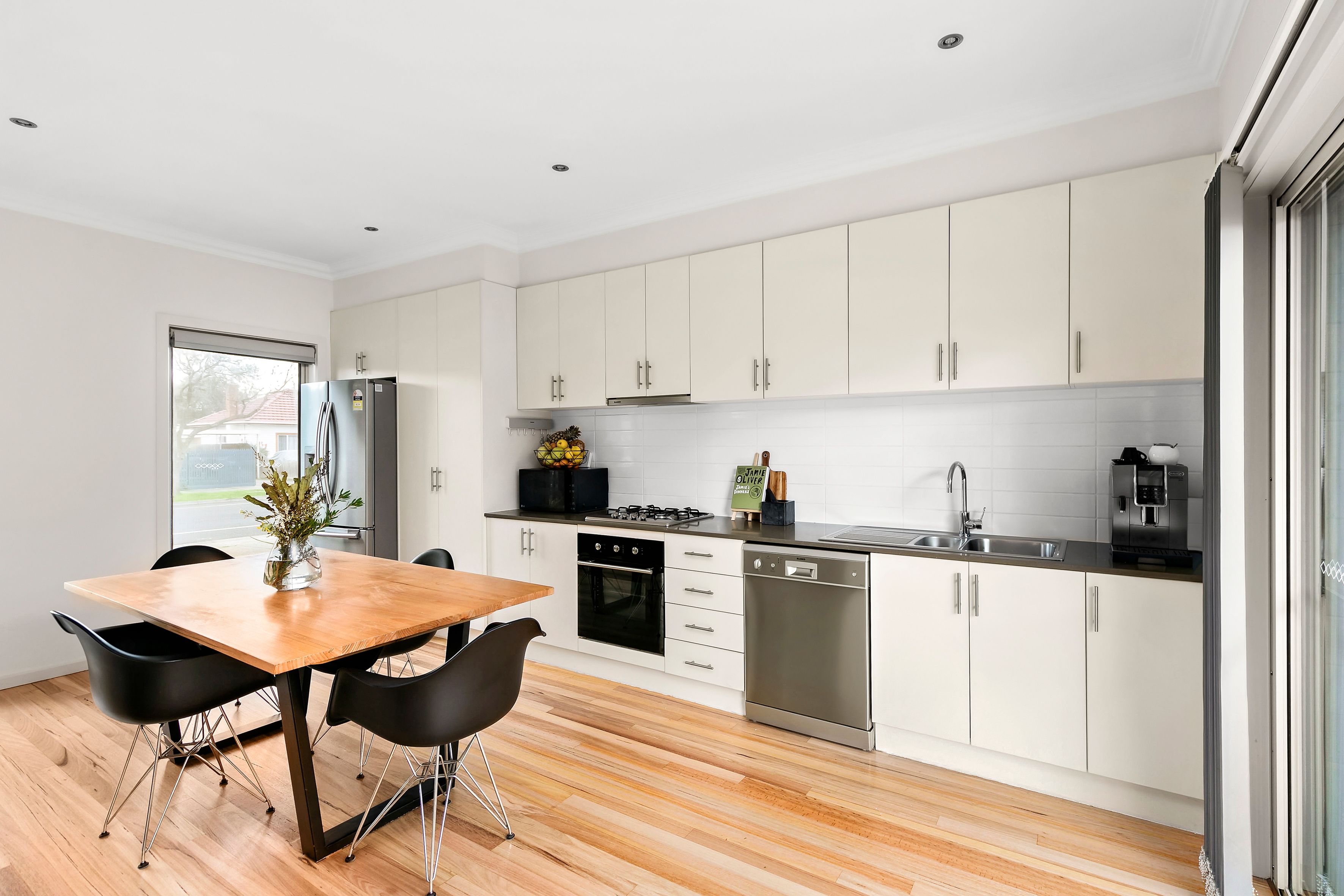 1/64 Cornwall Road, Pascoe Vale, VIC 3044 - Sold Townhouse - Ray White ...