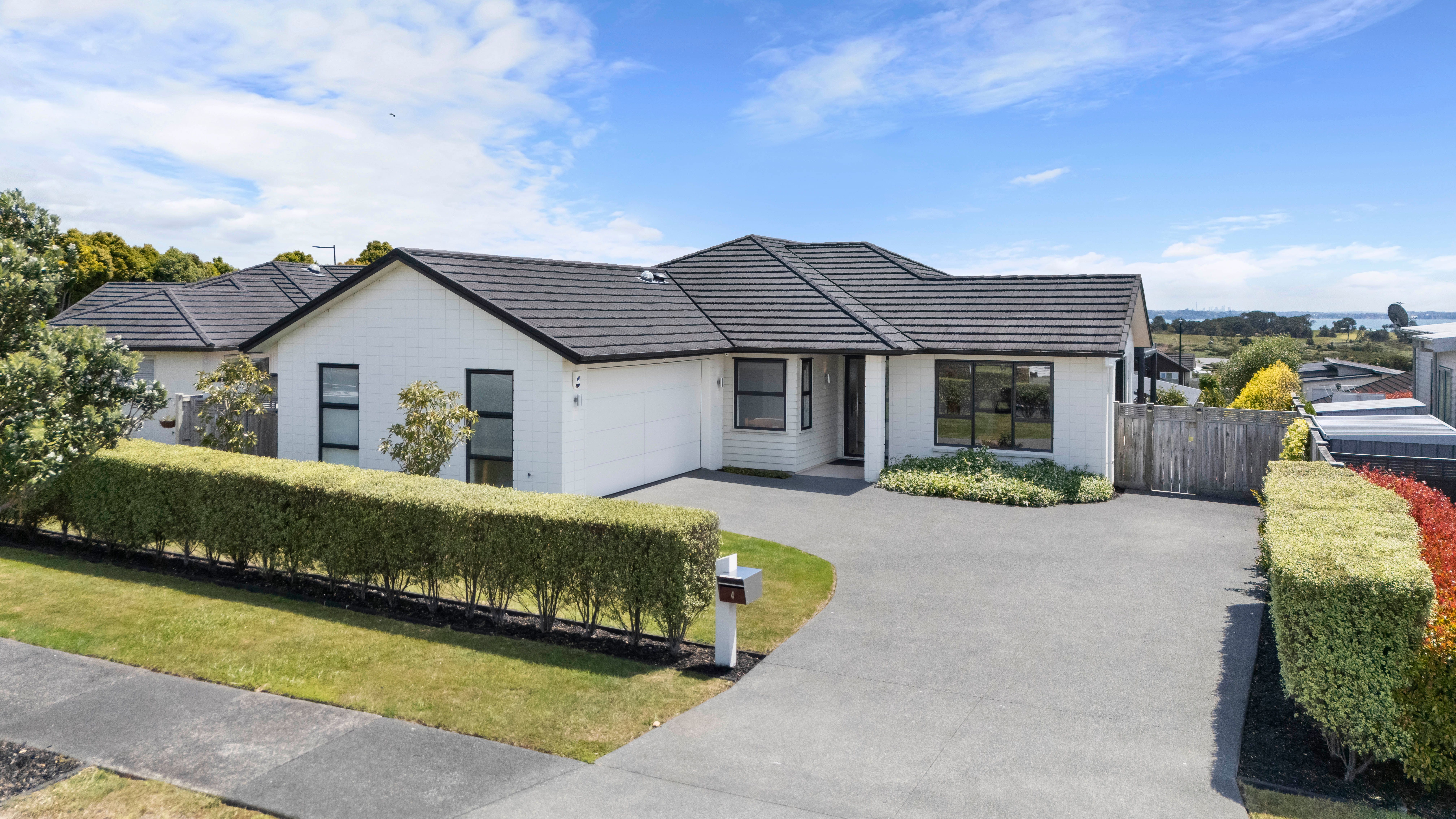 4 Mahutonga Avenue, Beachlands, Manukau City 2018 - Sold House - Ray ...