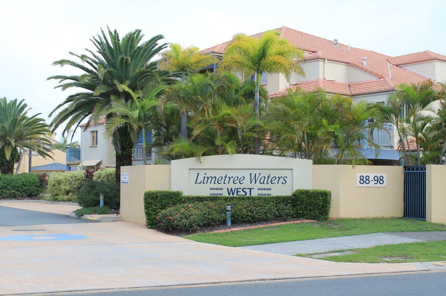 81/88-98 Limetree Parade, Runaway Bay, QLD 4216 - House for Rent - Ray ...