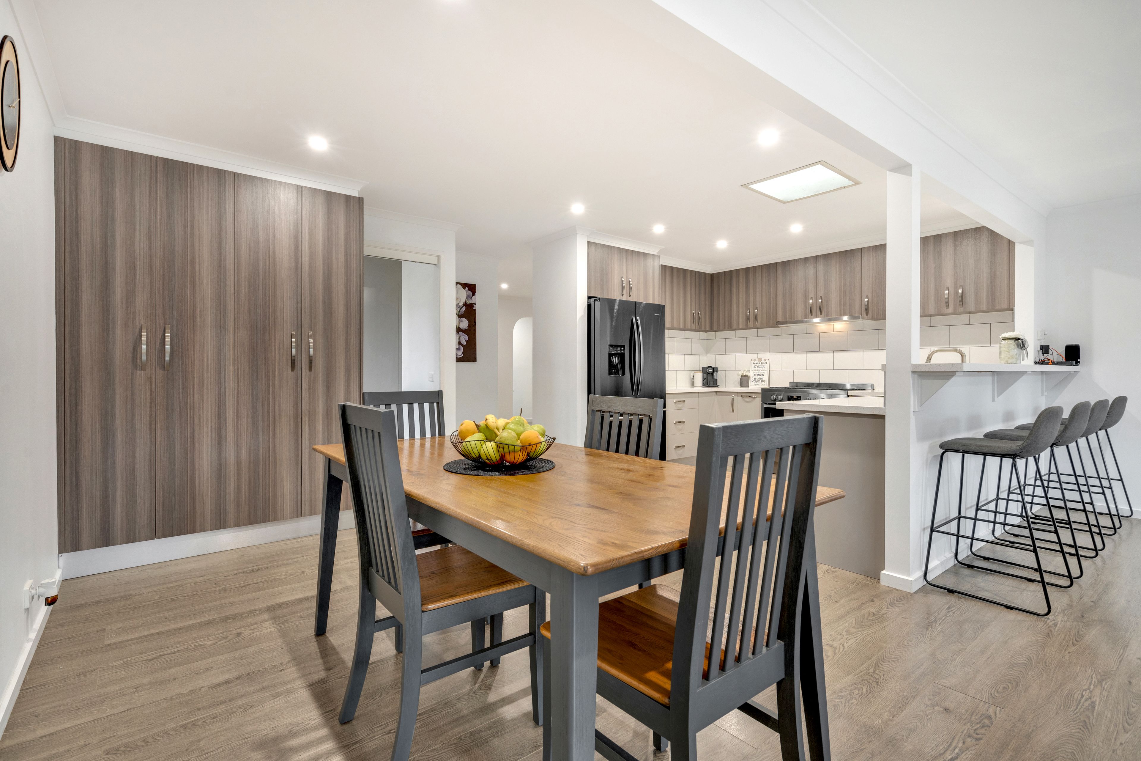 1/16 Manningtree Parade, Craigieburn, VIC 3064 - Sold House - Ray White ...