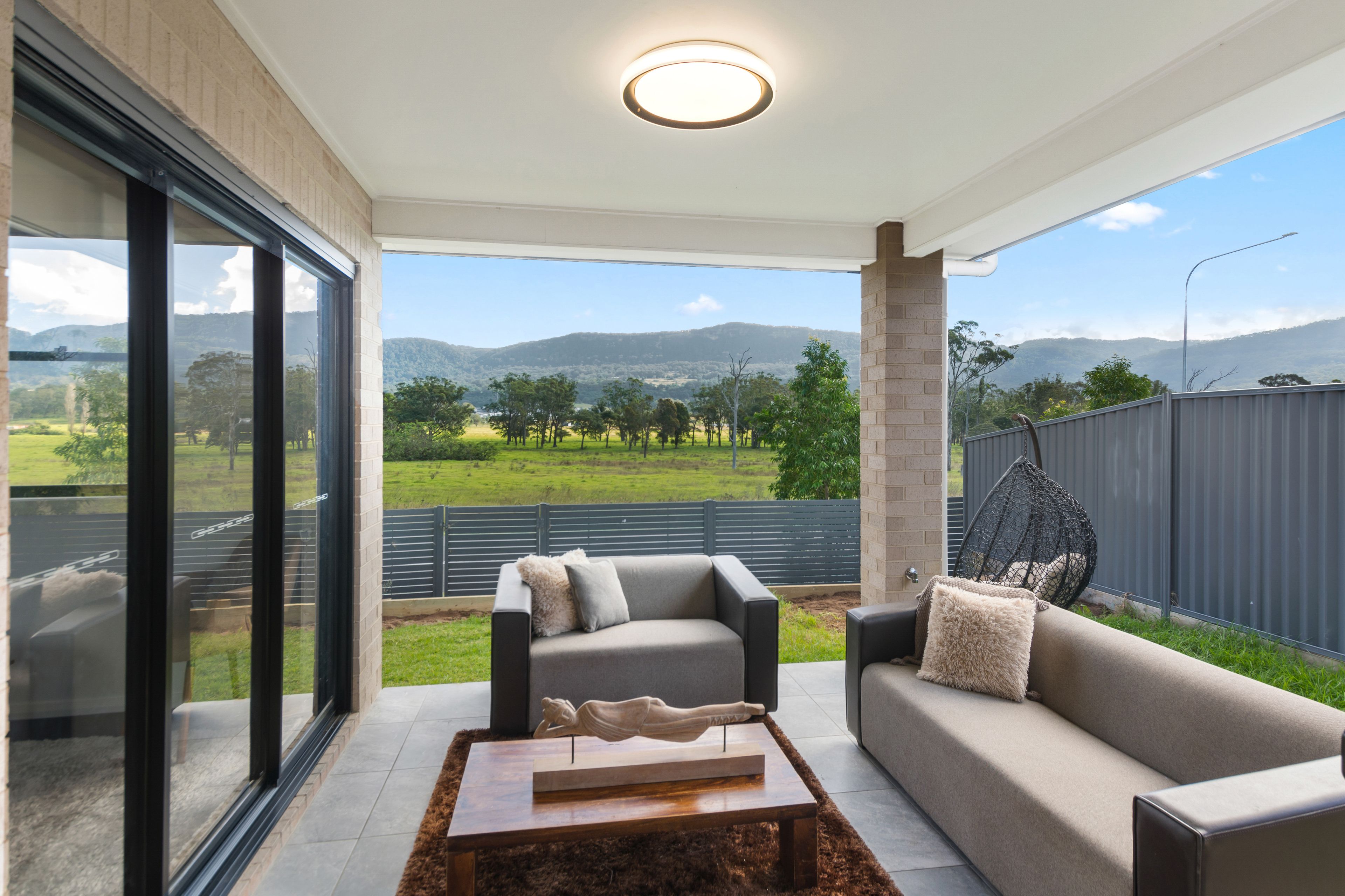 76 Pastureland Street, STREAM HILL, NSW 2526 - Leased House - Ray White ...