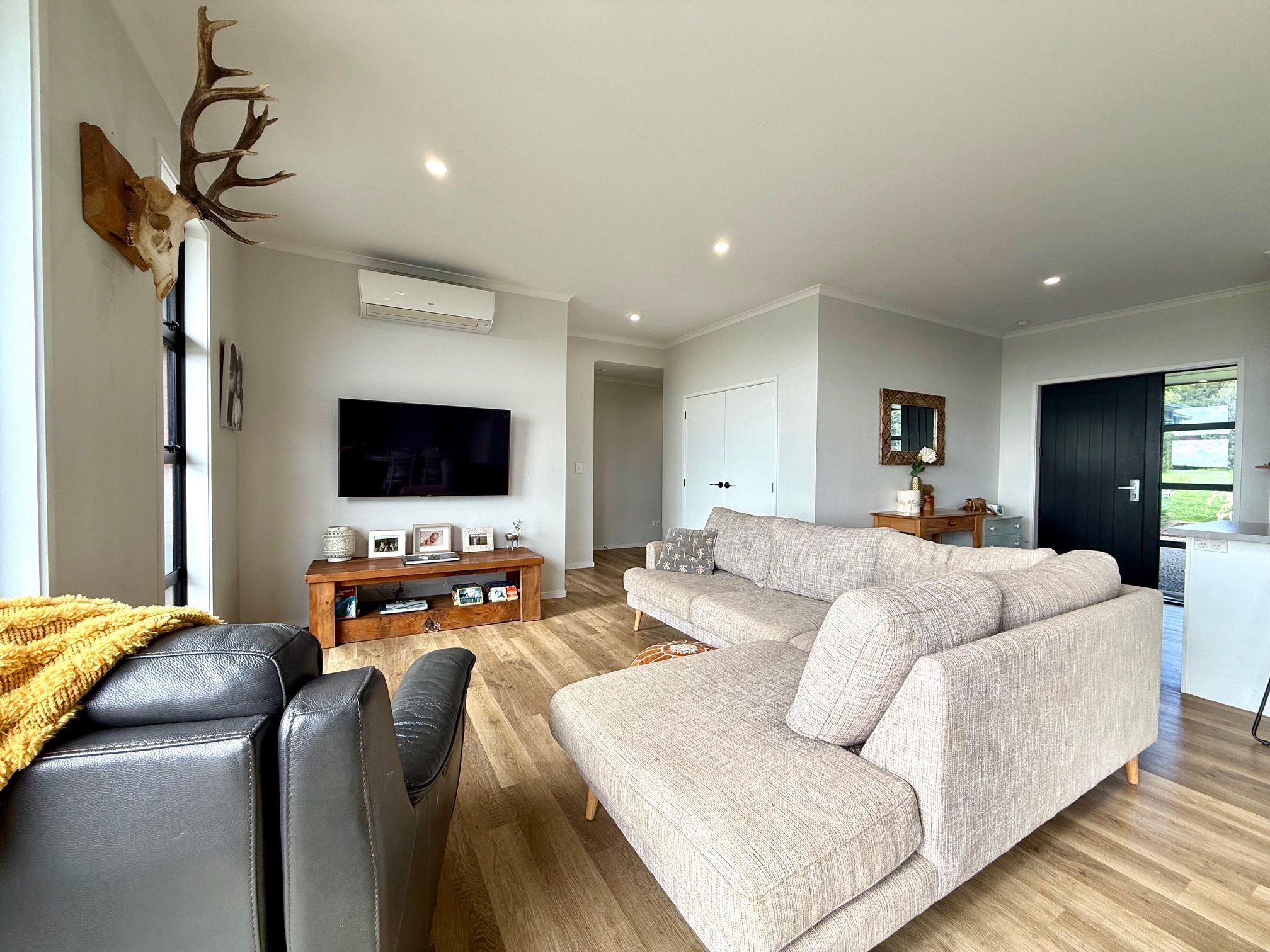 669A Te Hutewai Road, Raglan, Waikato District 3225 - House for Rent ...