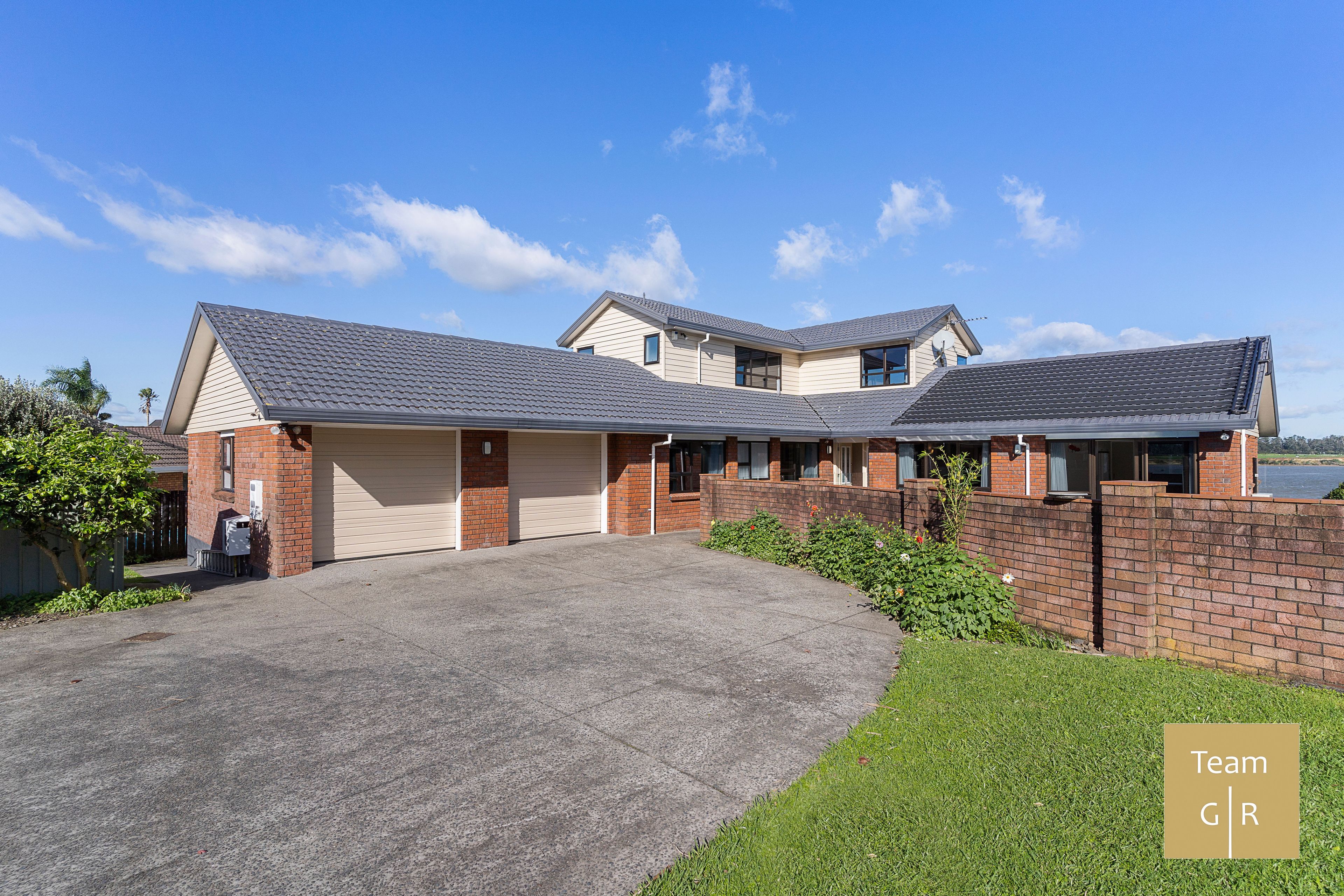 6 Gigi Place, Conifer Grove, Manukau City 2105 - Sold House - Ray White ...