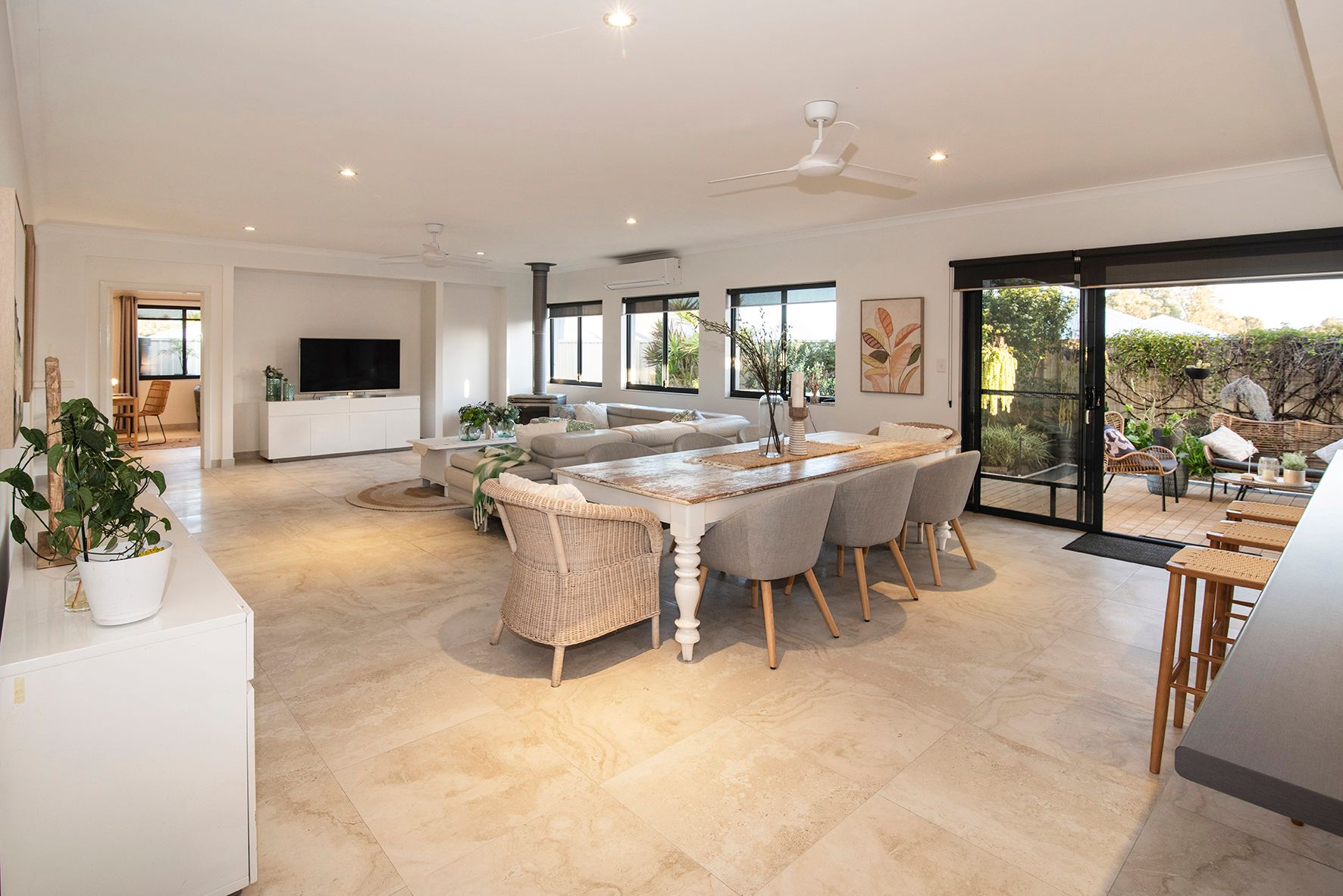 4 Augusta Parade, Dunsborough, WA 6281 - Sold House - Ray White Stocker ...