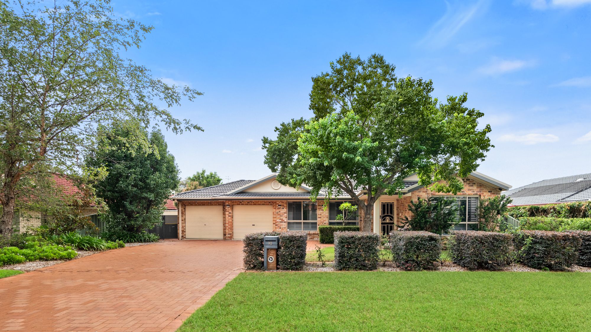 10 Glengarry Drive, Glenmore Park, NSW 2745 - Sold House - Ray White ...