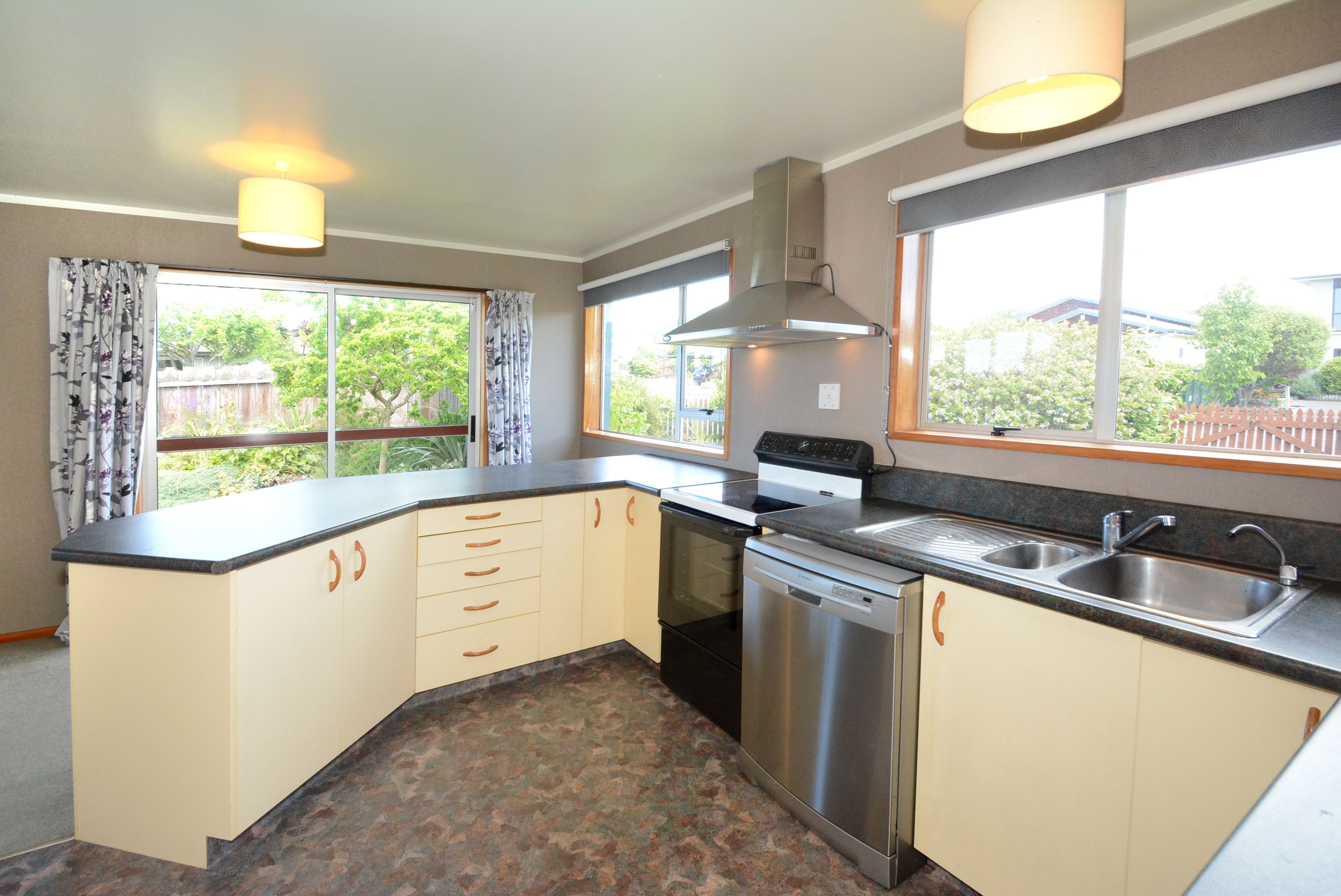 32 Estuary Crescent, Fairfield, Dunedin City 9018 - Leased House - Ray ...