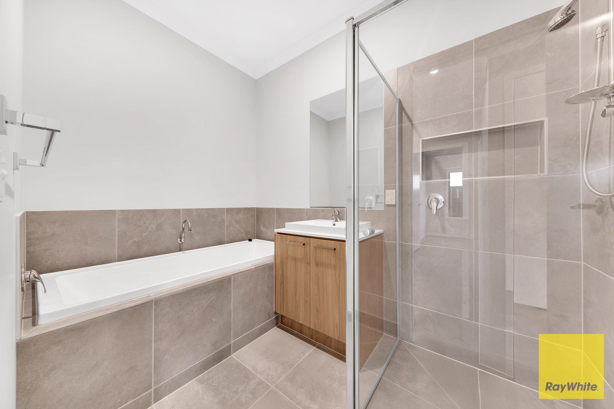 8 Pump Street, Tarneit, VIC 3029 - Leased House - Ray White Tarneit