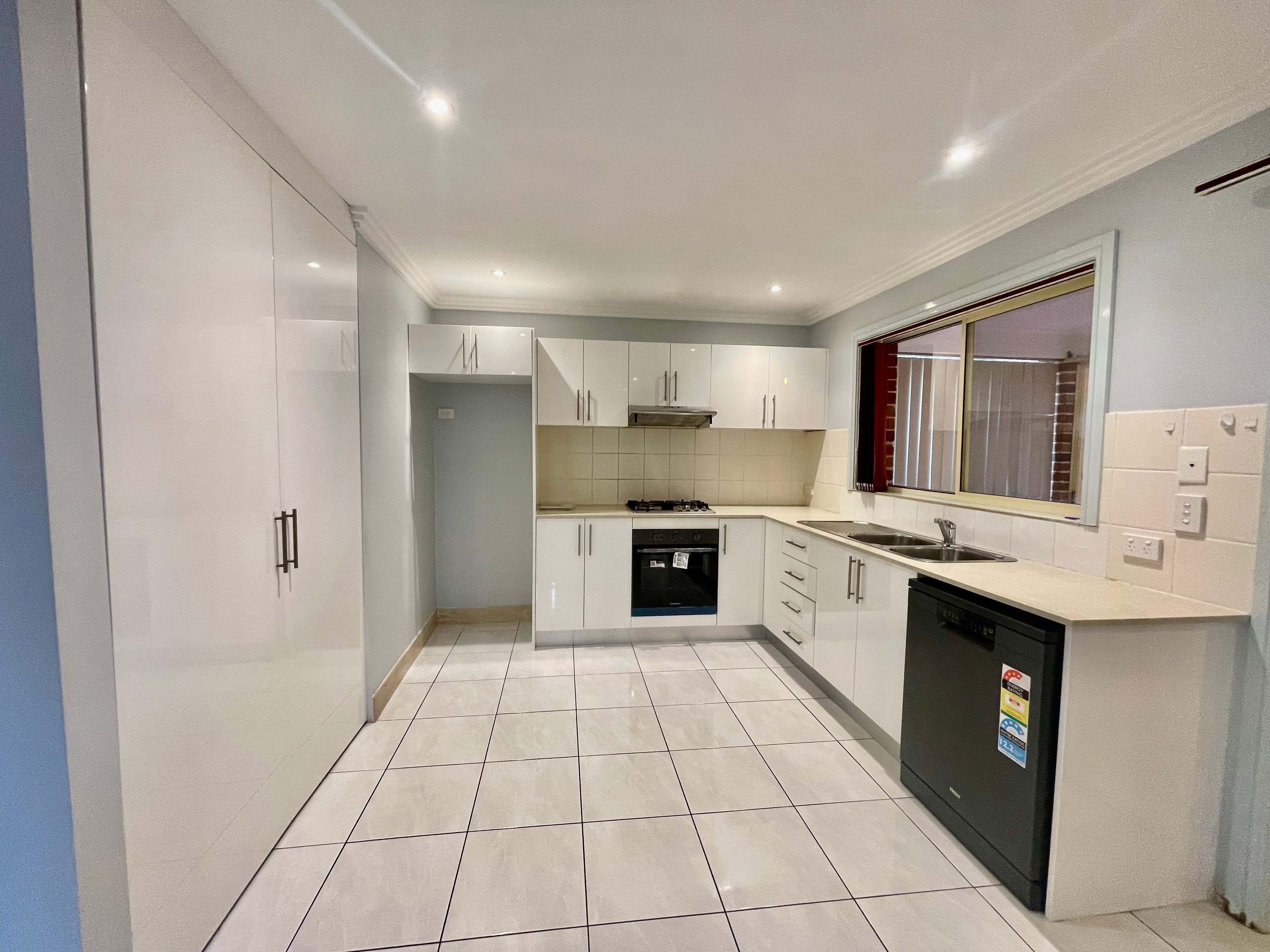 60A Coquet Way, Green Valley, NSW 2168 - Leased Home - Ray White Green ...