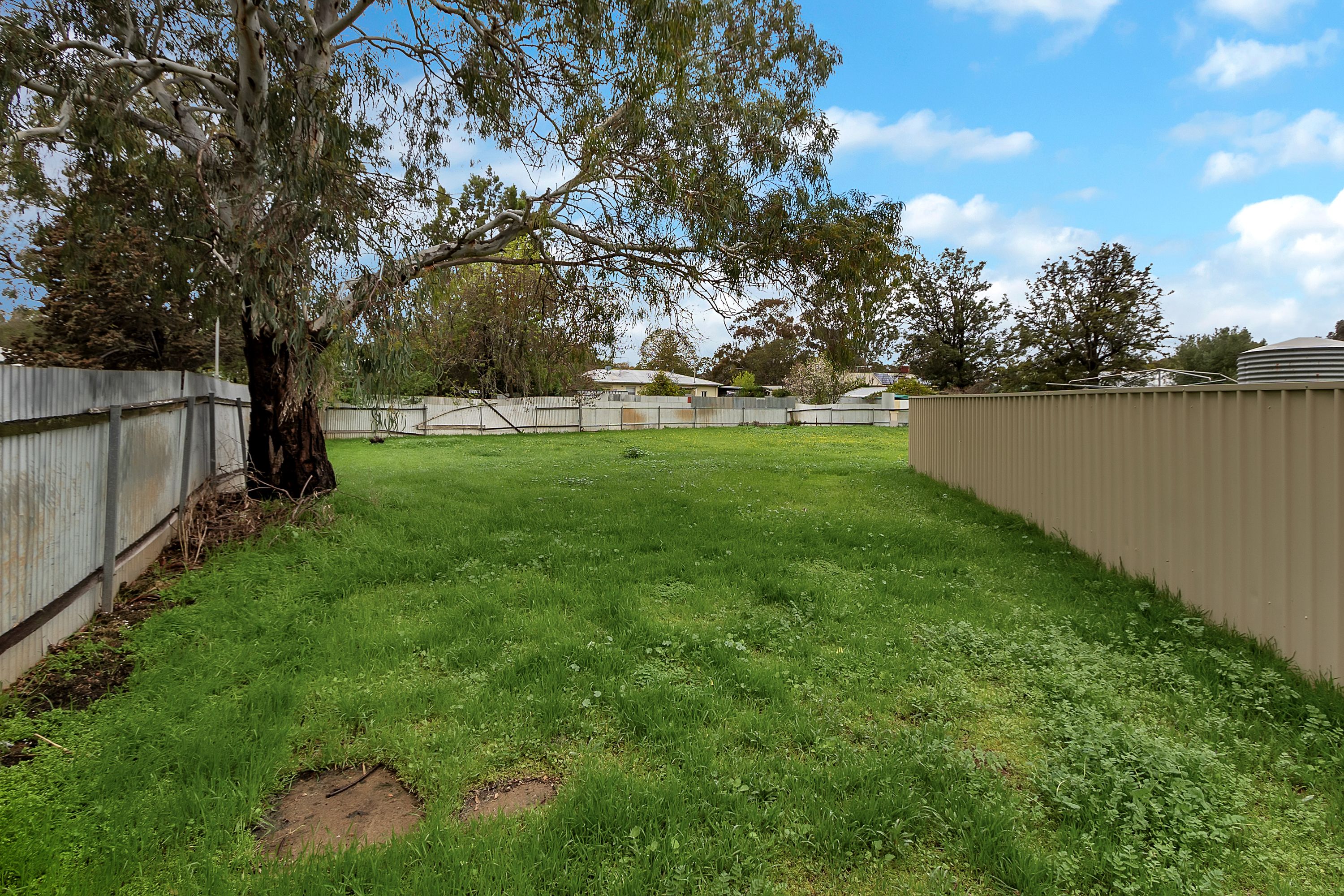 19 & 21 Grateley Street, Elizabeth Grove, SA 5112 - Sold House - Ray ...