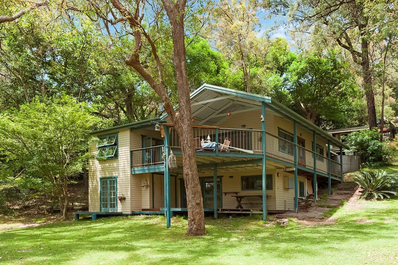 28 Coasters Retreat, Coasters Retreat, NSW 2108 - Sold House - Ray ...