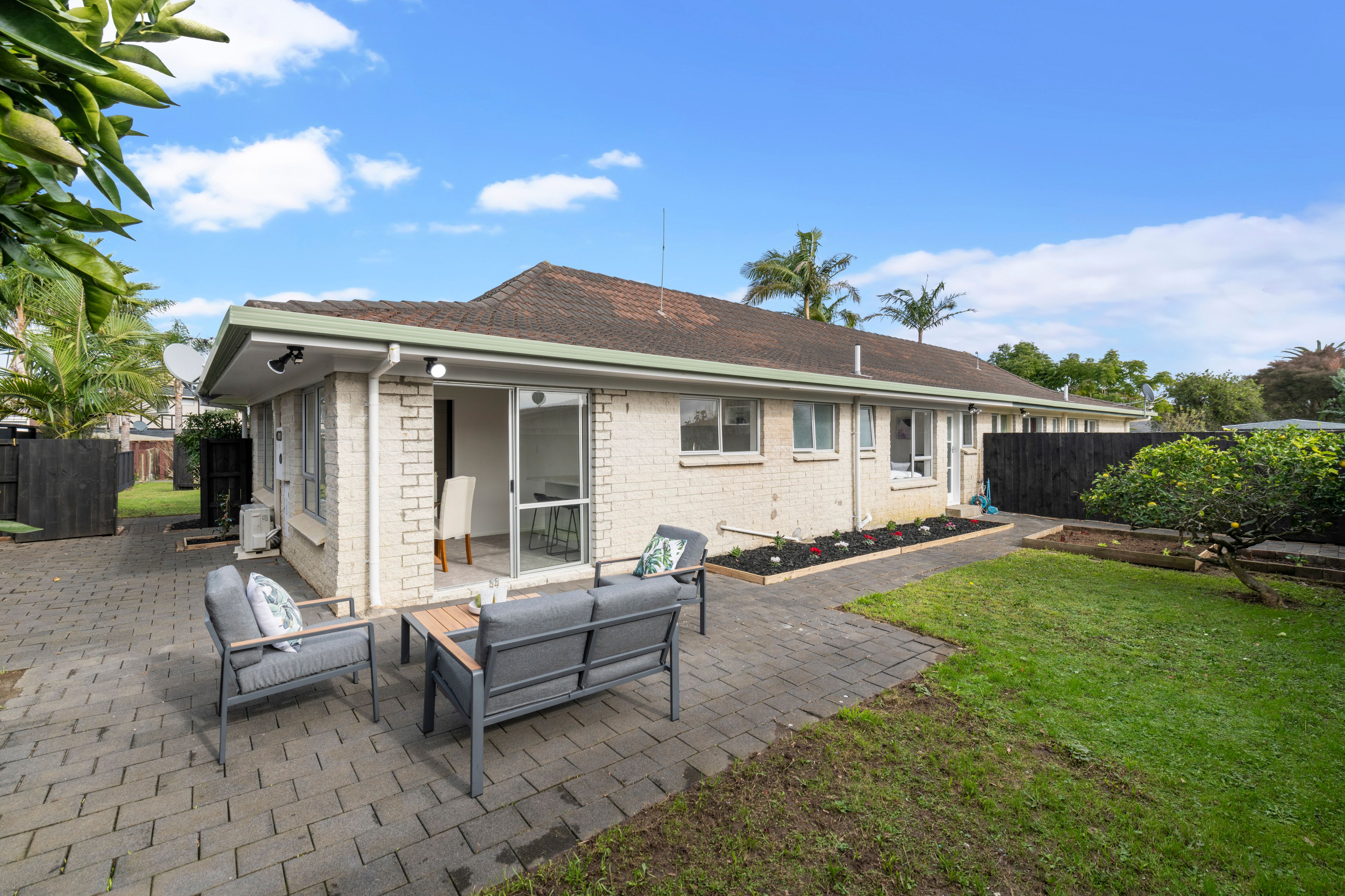 1/7A Bramley Drive, Farm Cove, Manukau City 2012 - Sold House - Ray ...