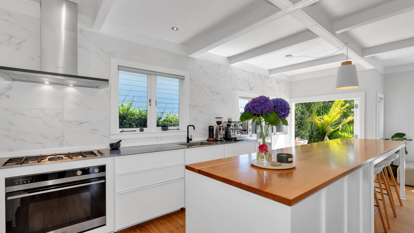 140 Point Chevalier Road, Point Chevalier, – Home For Sale • Ray White ...