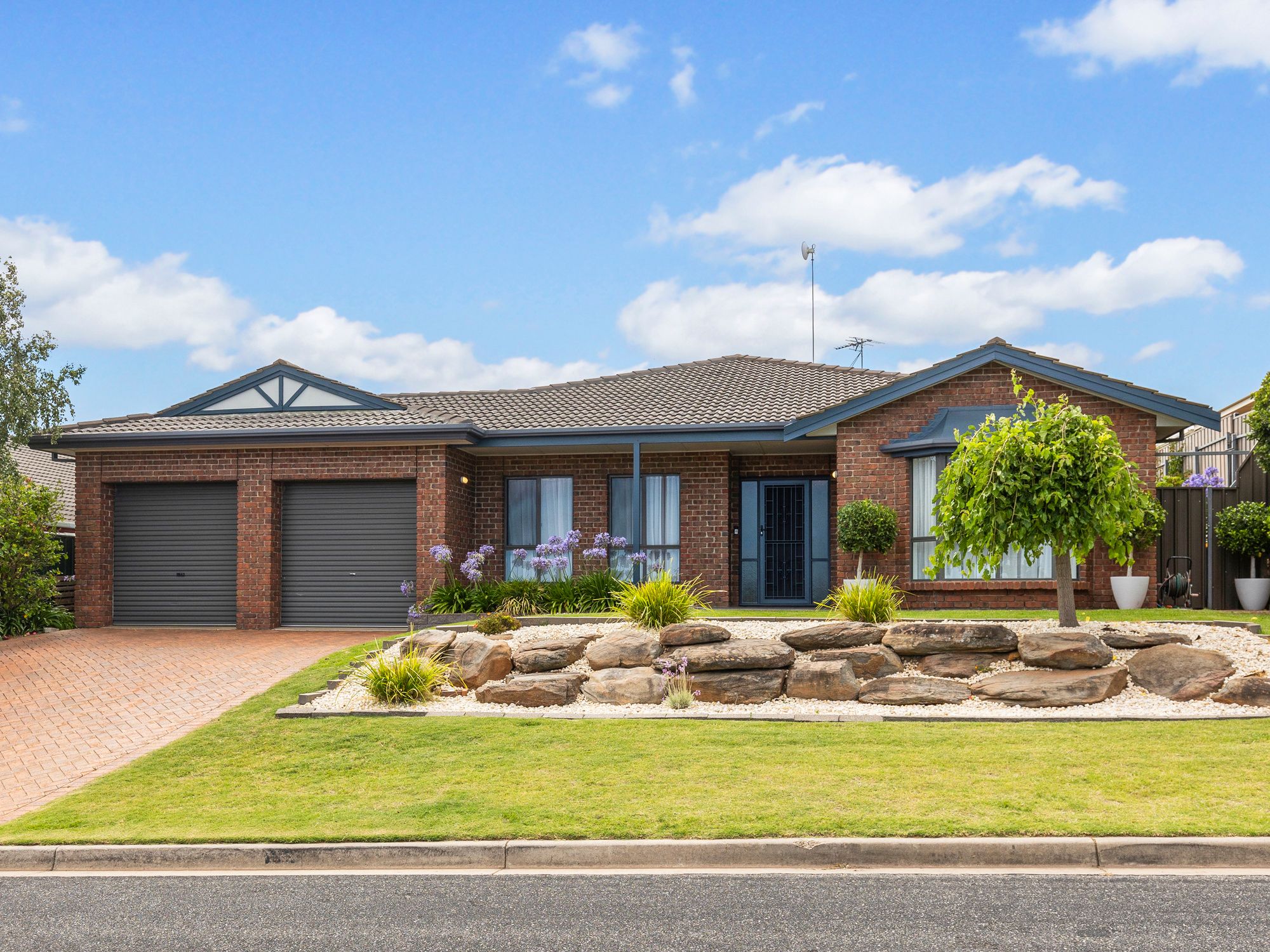 20 Alfonso Drive, Hallett Cove, SA 5158 - Sold House - Ray White ...