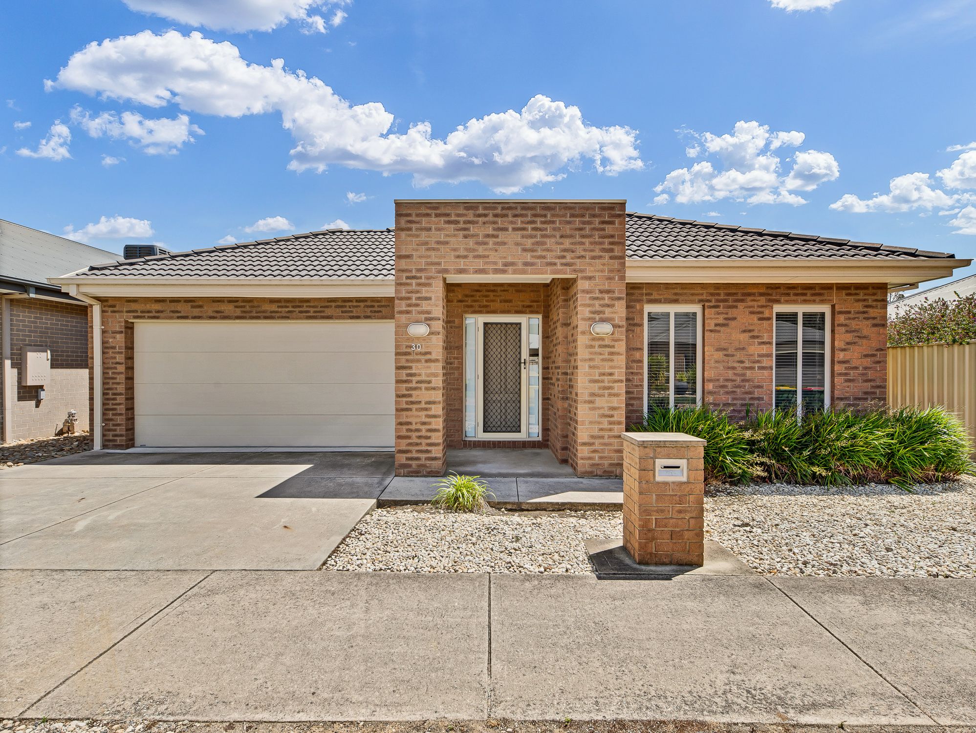 30 Castleton Street, Wodonga, VIC 3690 - Leased House - Ray White ...