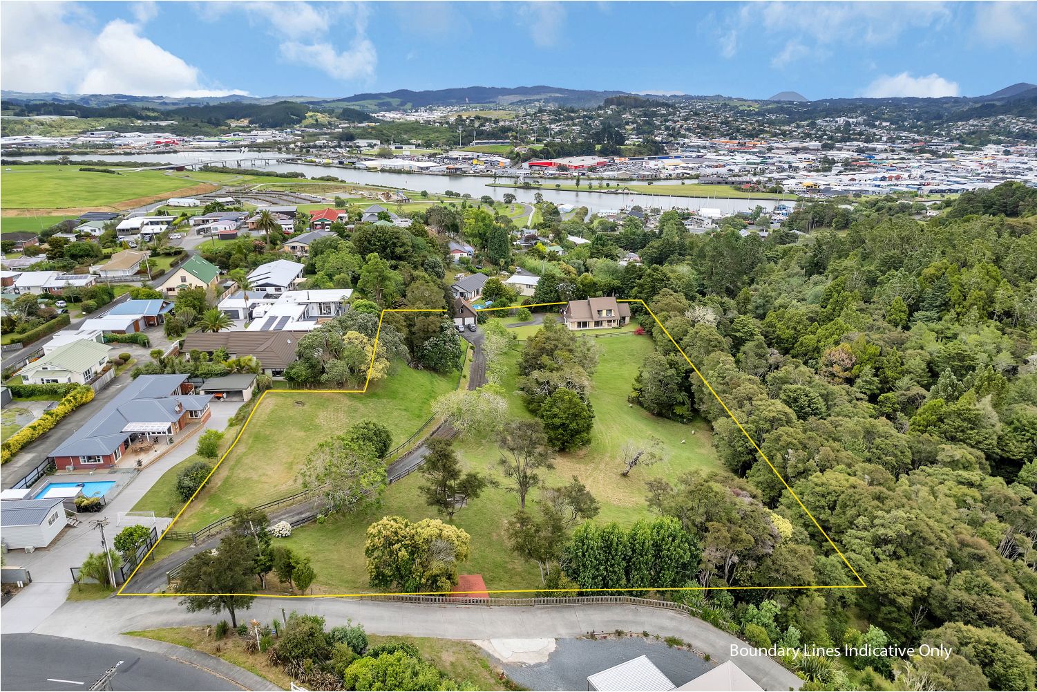 63 Memorial Drive, Parahaki, Whangarei District 0112 - Sold House - Ray ...