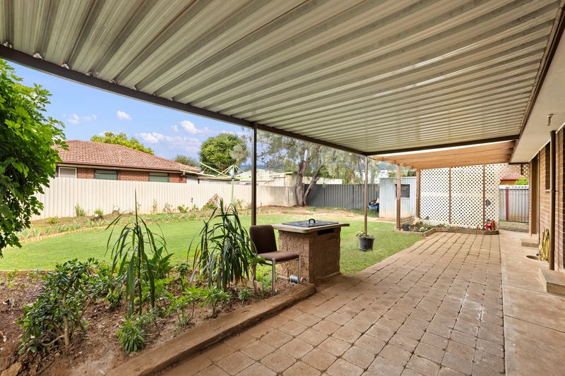 4 Monarch Avenue, Parafield Gardens, SA - Residential House for Auction