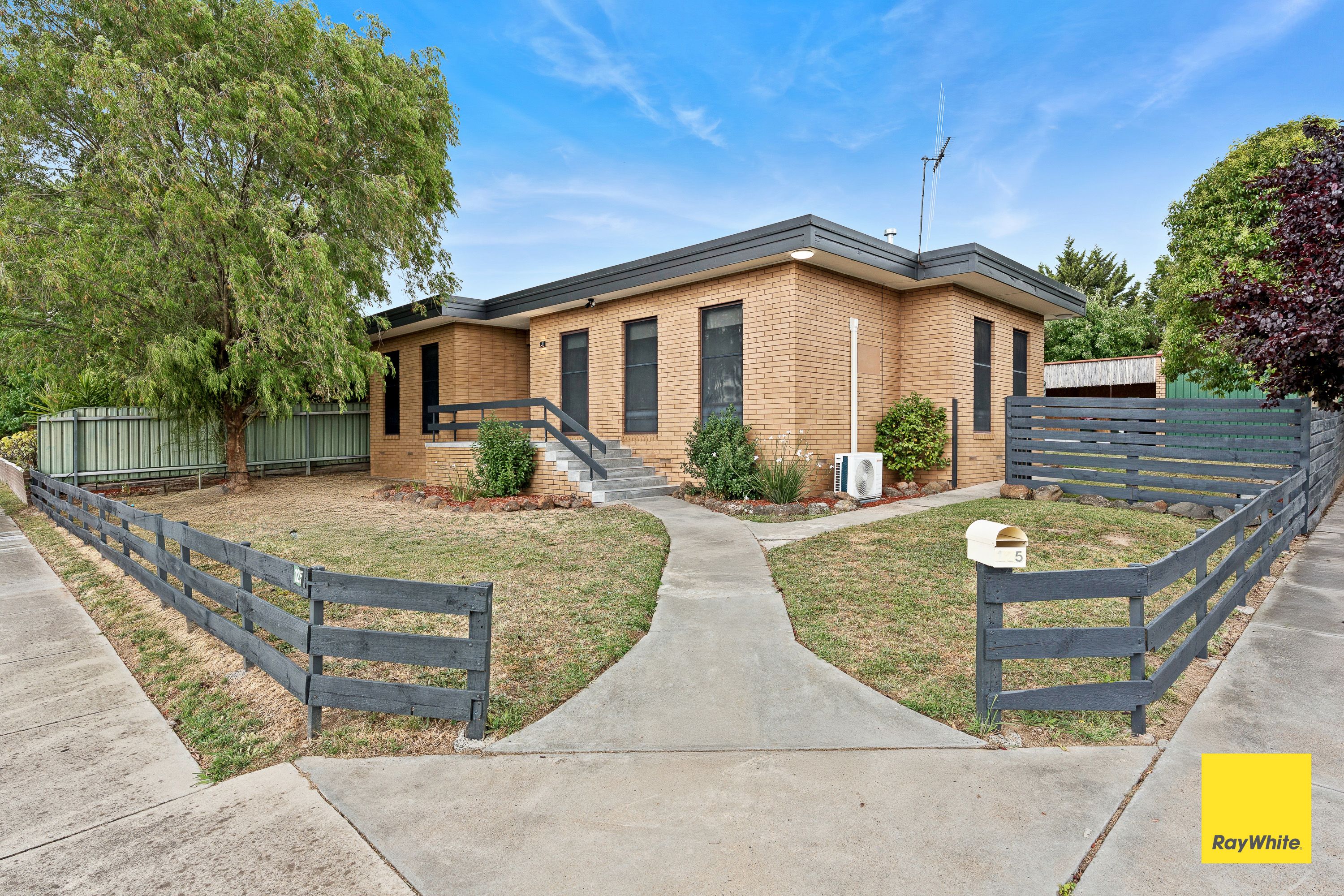 125 St Aidans Road, Kennington, VIC 3550 - House for Sale - Ray White ...