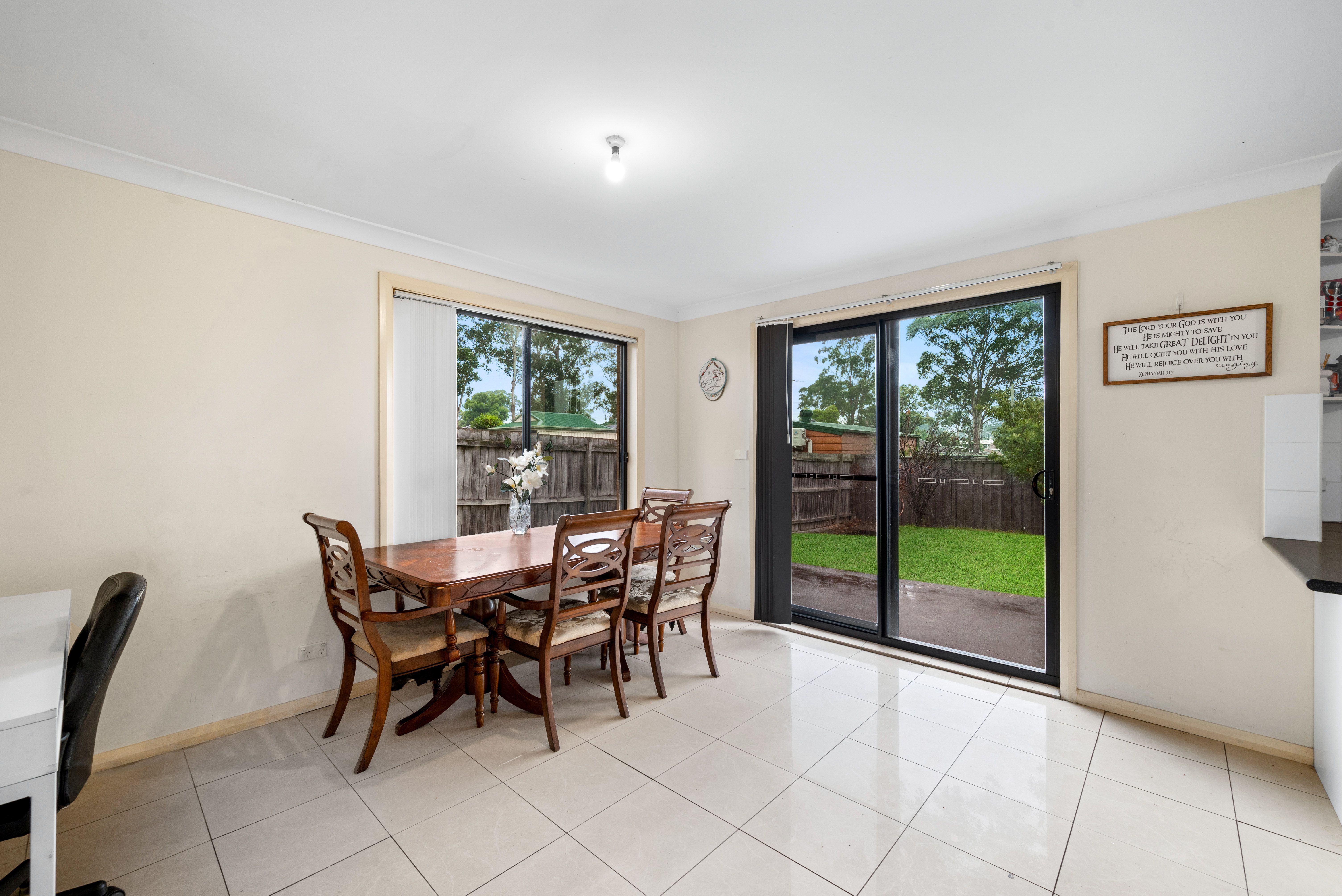12/27 Barlow Street, Cambridge Park, NSW 2747 - Sold Townhouse - Ray ...