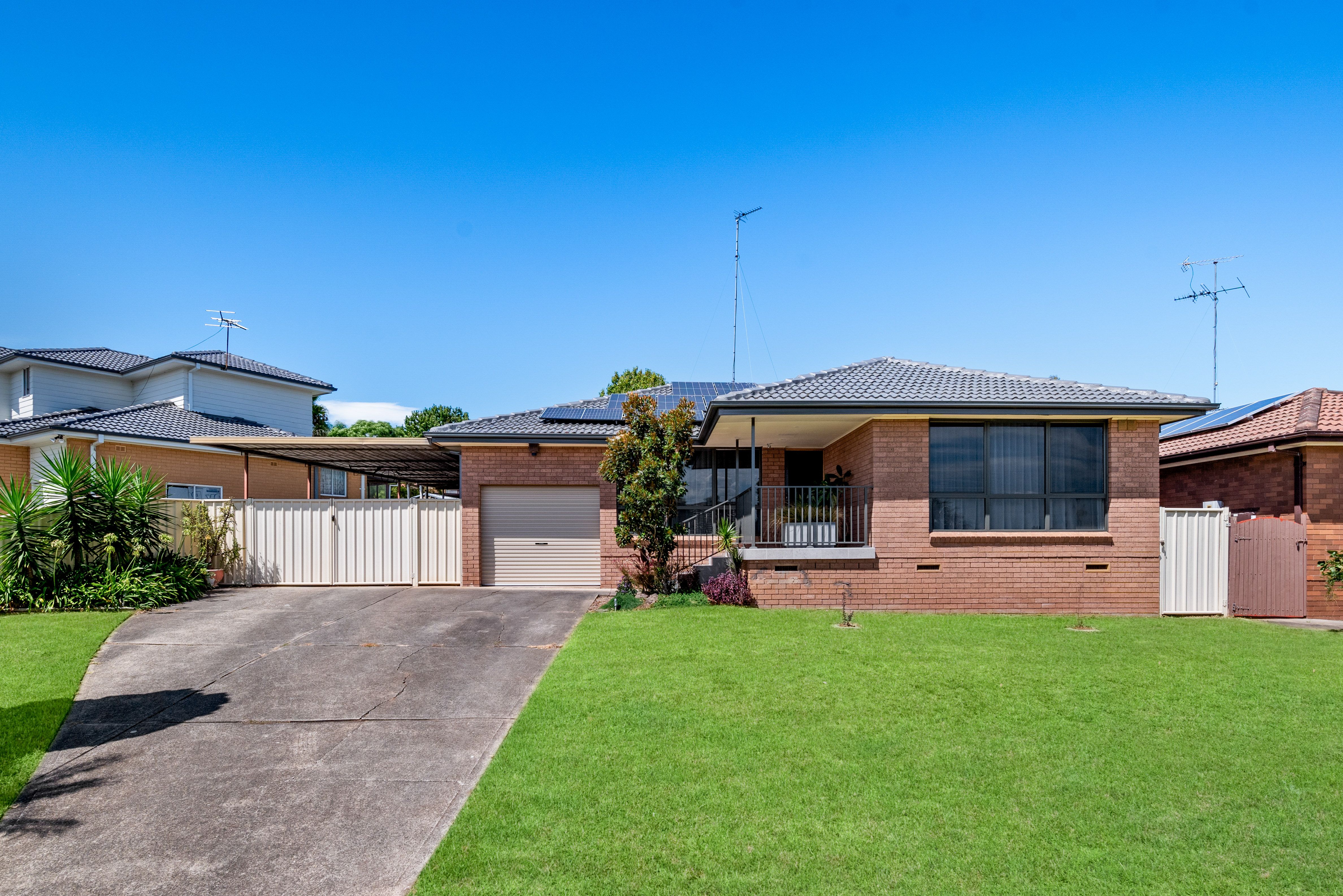 12 Chaperon Crescent, Minto, NSW 2566 - Sold House - Ray White ...