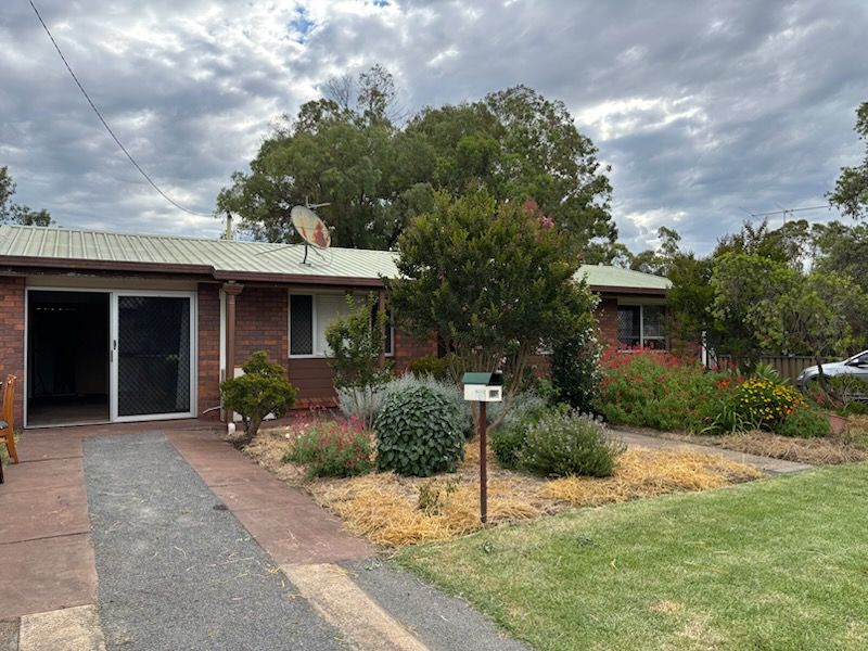 11 Wilkie Street, Oakey, QLD 4401 - Leased House - Ray White Rural Oakey
