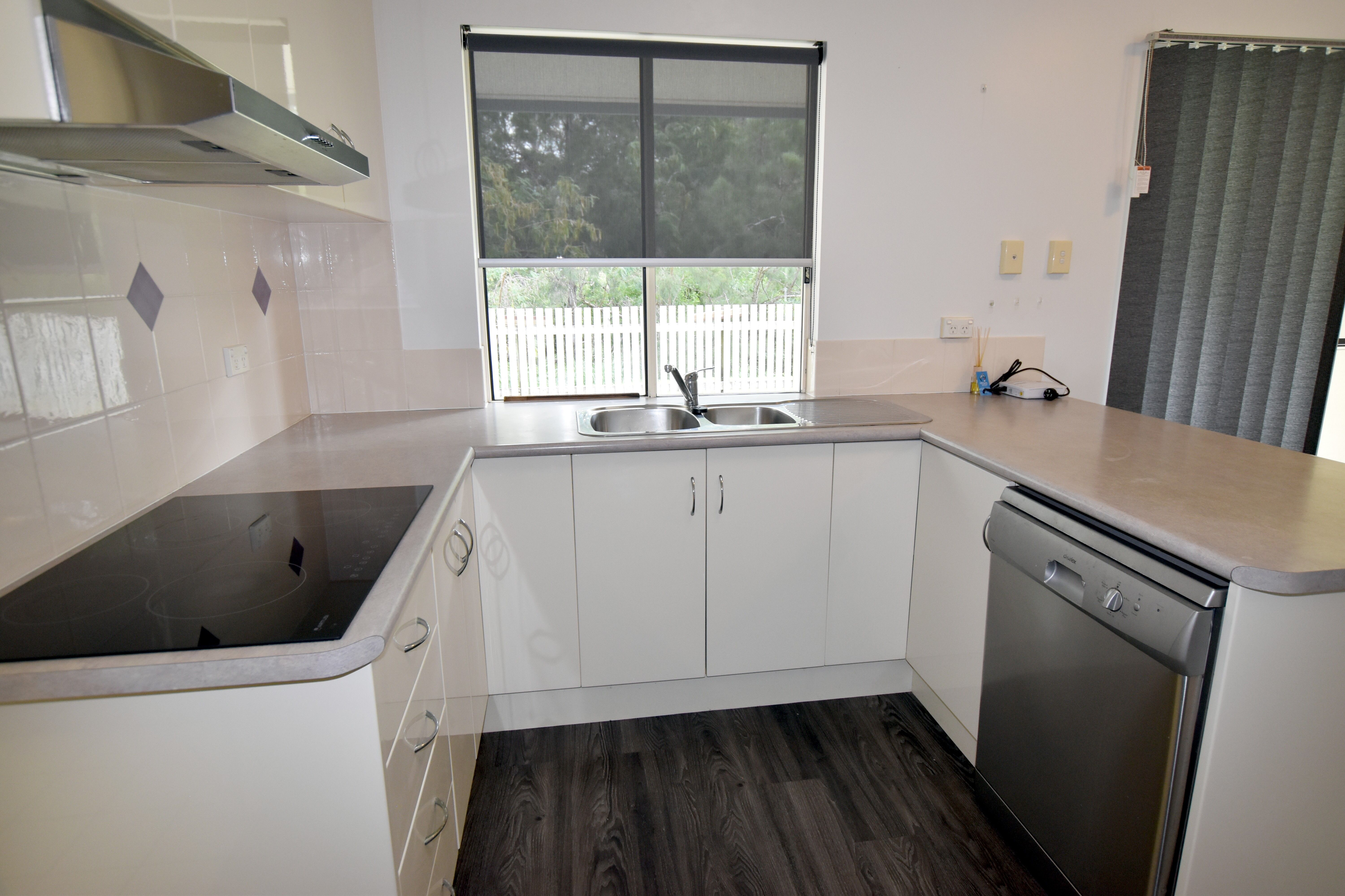12/9 Pacific Court, Kin Kora, QLD 4680 - Leased Townhouse - Ray White ...
