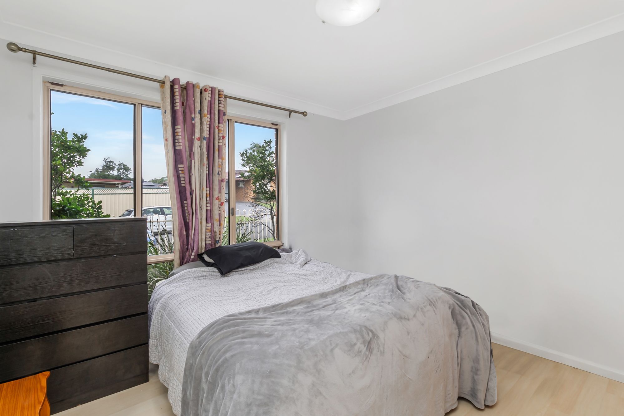 33 Falcon Crescent, Claremont Meadows, NSW 2747 - Sold House - Ray ...