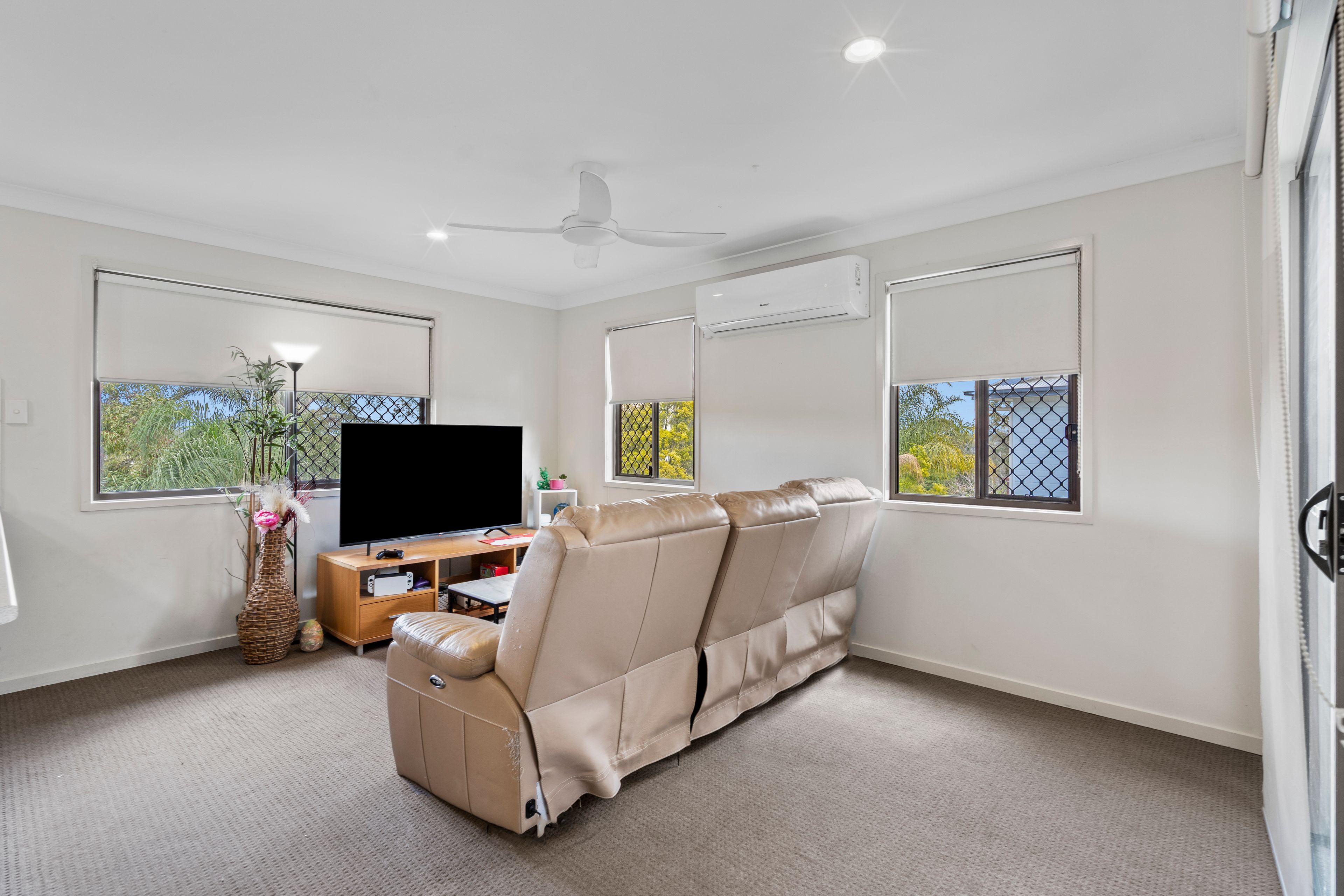 45 Braeside Road, Bundamba, QLD 4304 - Sold DuplexSemi-detached - Ray ...