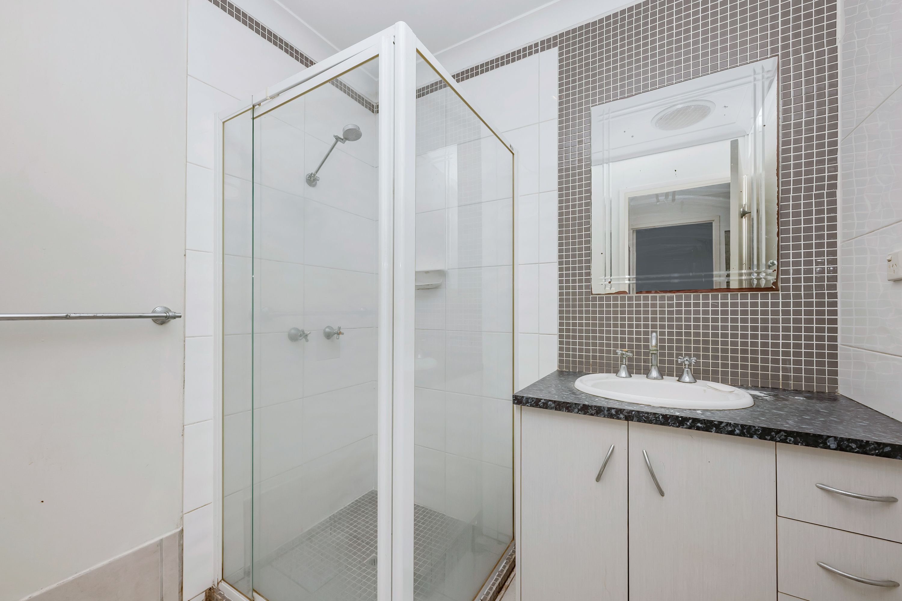 2 Boyes Court, Heatley, QLD 4814 - Sold DuplexSemi-detached - Ray White ...