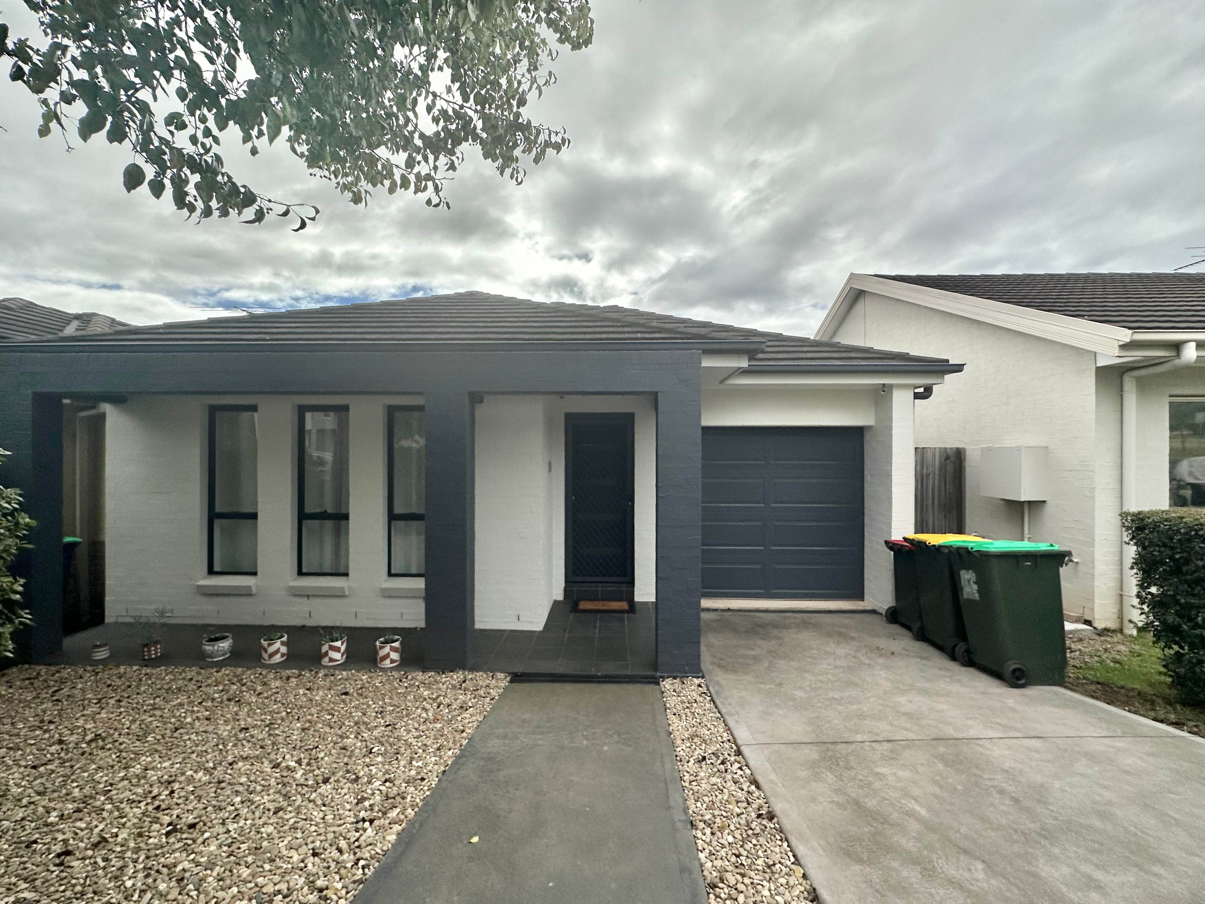 17 Fairchild Road, Campbelltown, NSW 2560 - Leased House - Ray White ...