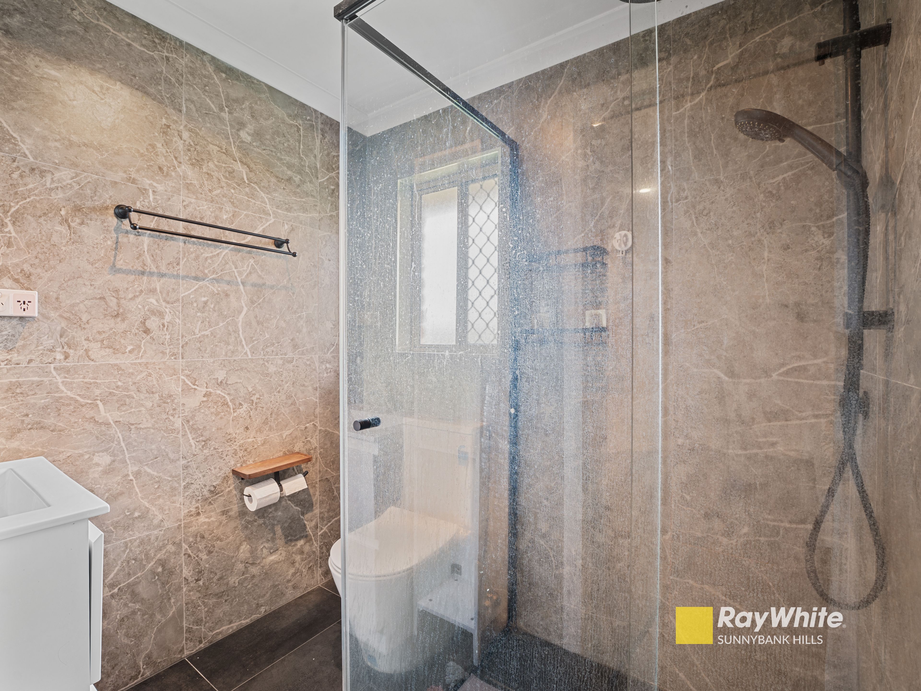 16 Stockwellia Street, Meadowbrook, QLD 4131 - House for Sale - Ray ...